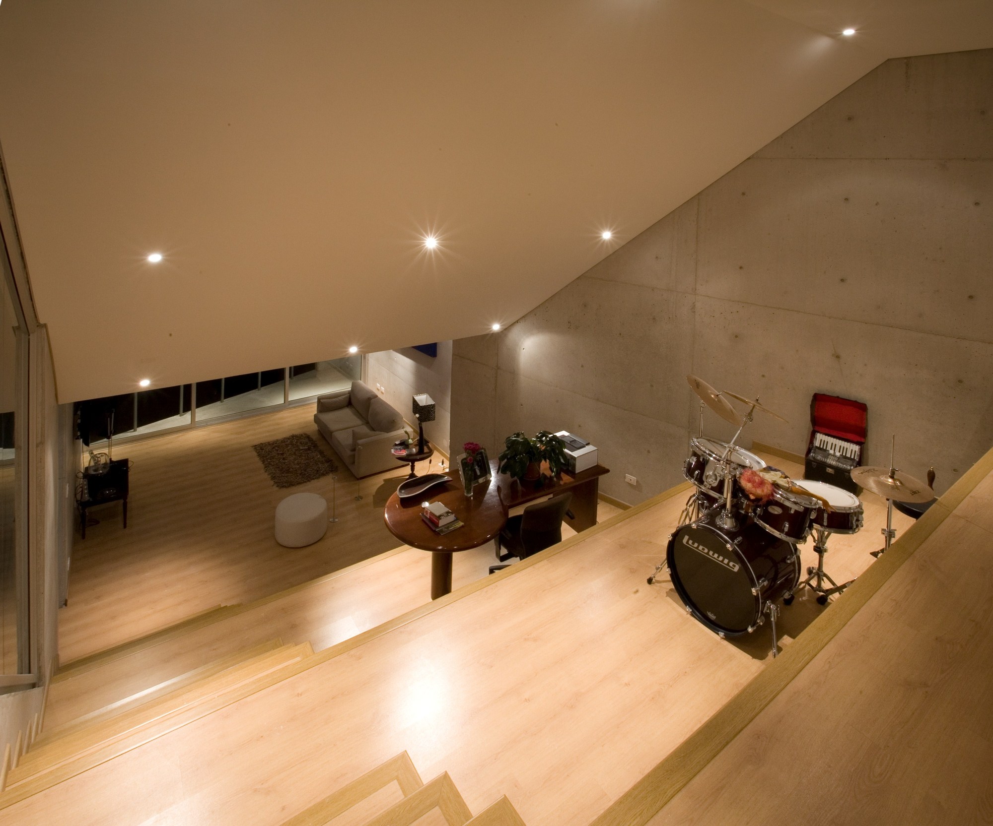 Galería de Escaleras en Colombia: 18 obras donde las circulaciones ...