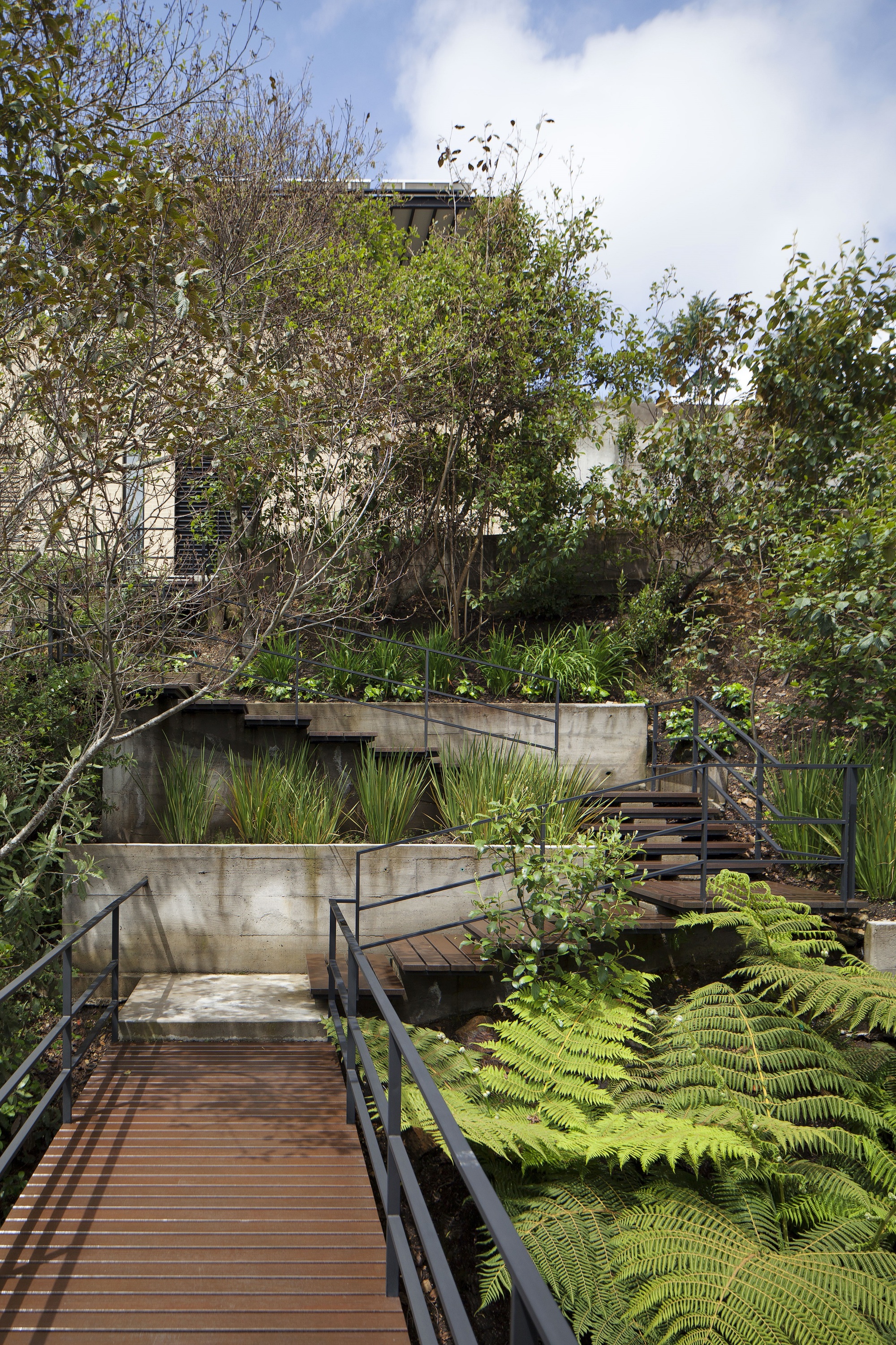 Galería de Escaleras en Colombia: 18 obras donde las circulaciones ...