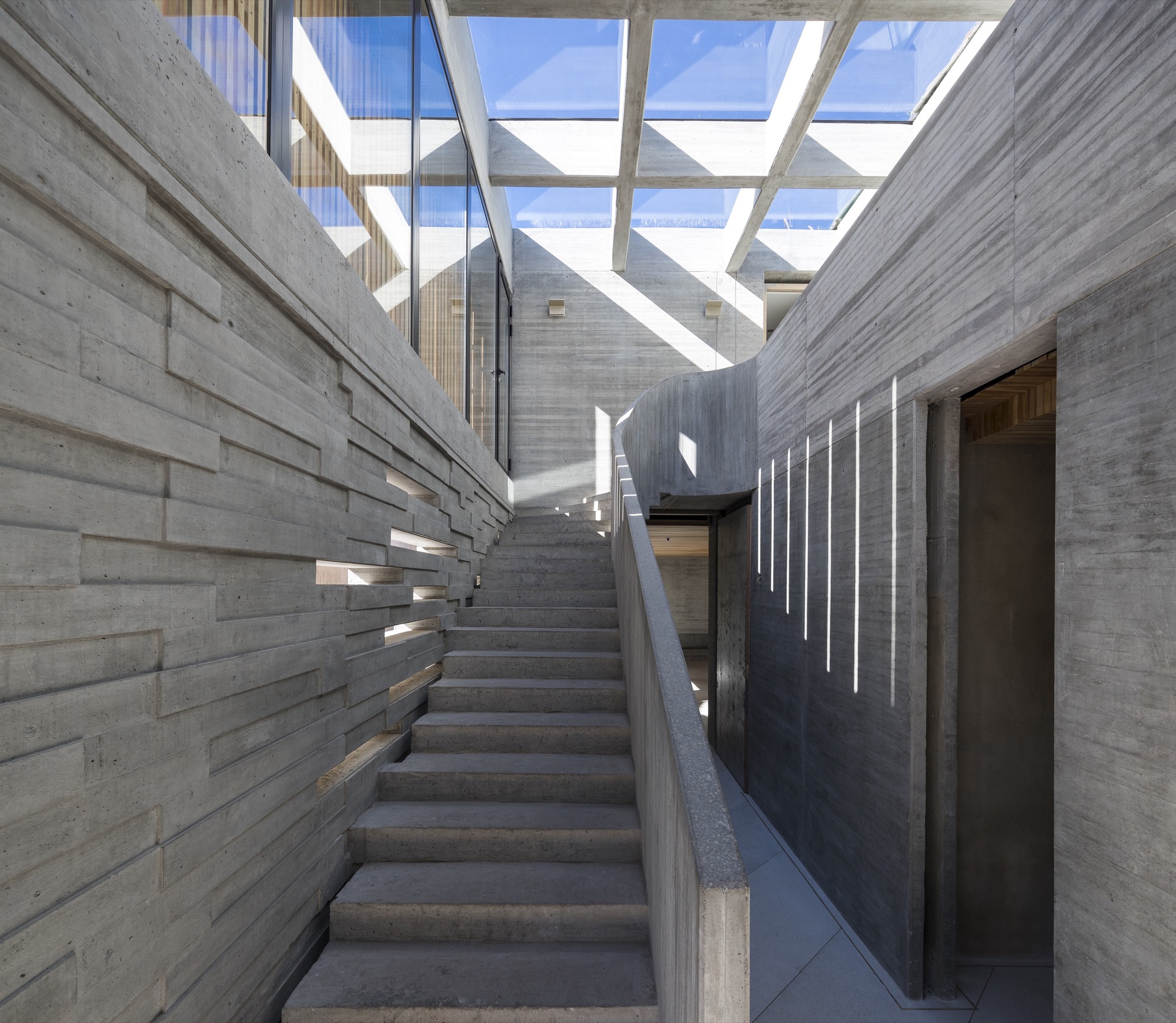 Galería de Escaleras en Colombia: 18 obras donde las circulaciones ...