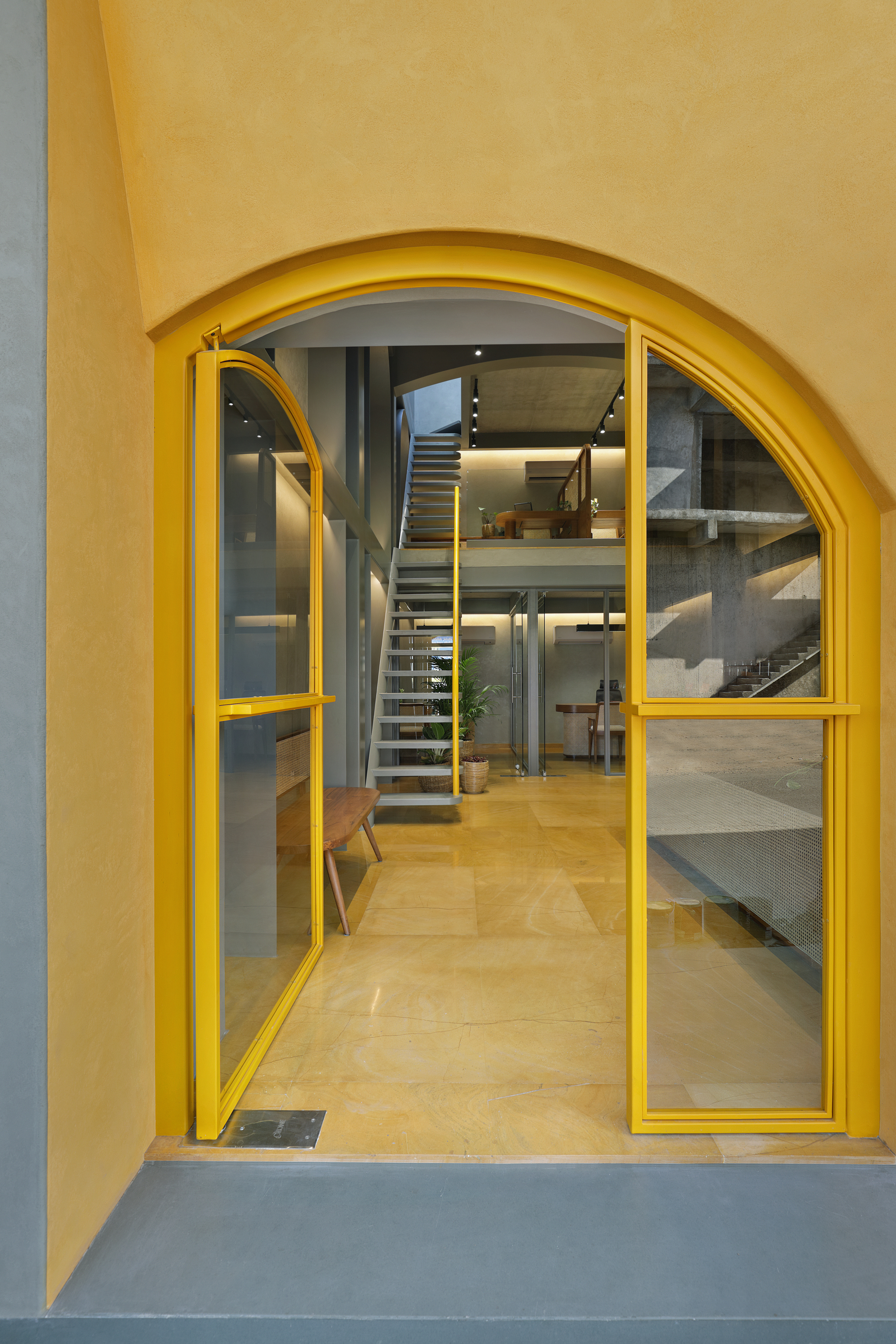 Gallery of THE YELLOW BOX / TRAANSPACE - 17