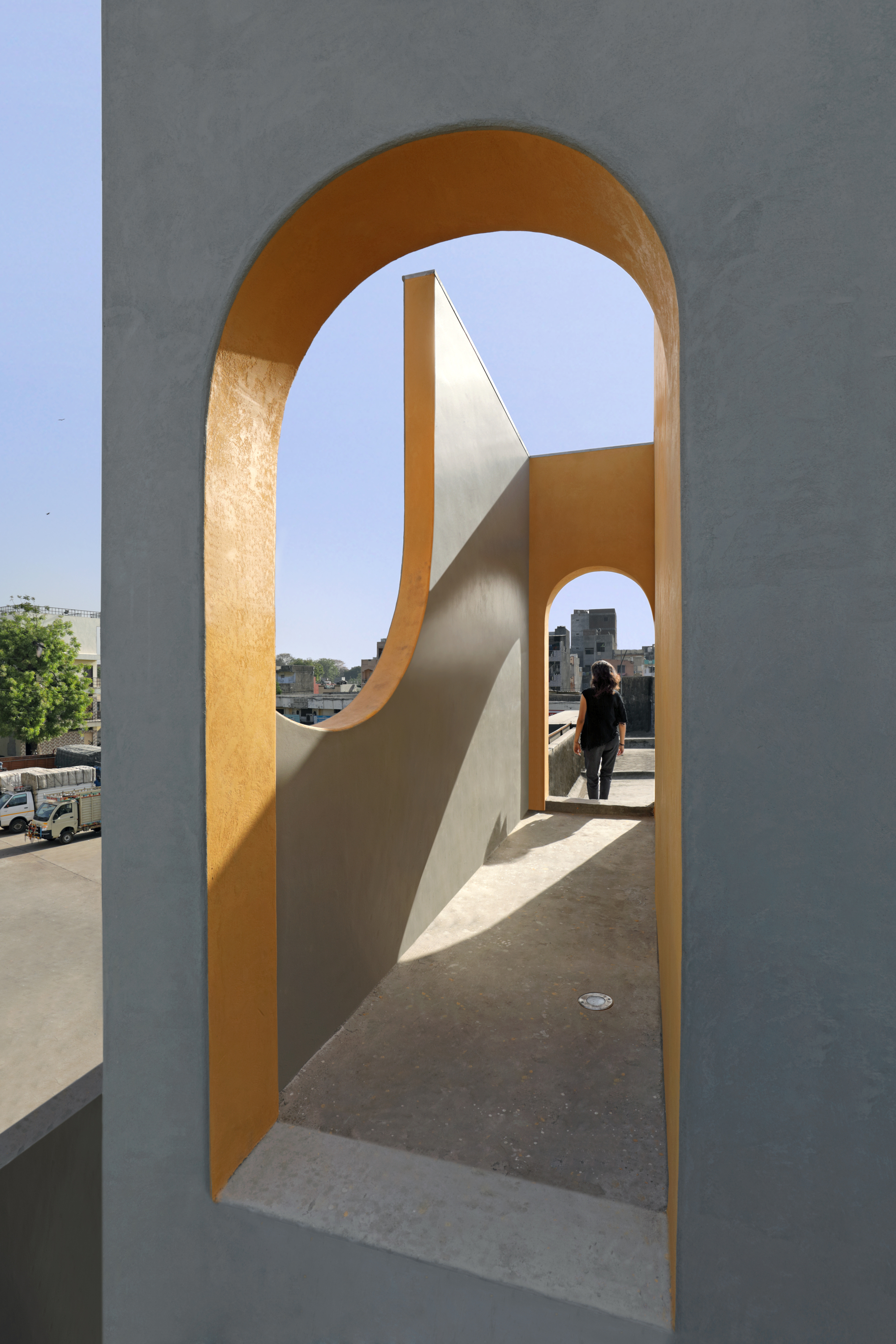 Gallery of THE YELLOW BOX / TRAANSPACE - 5