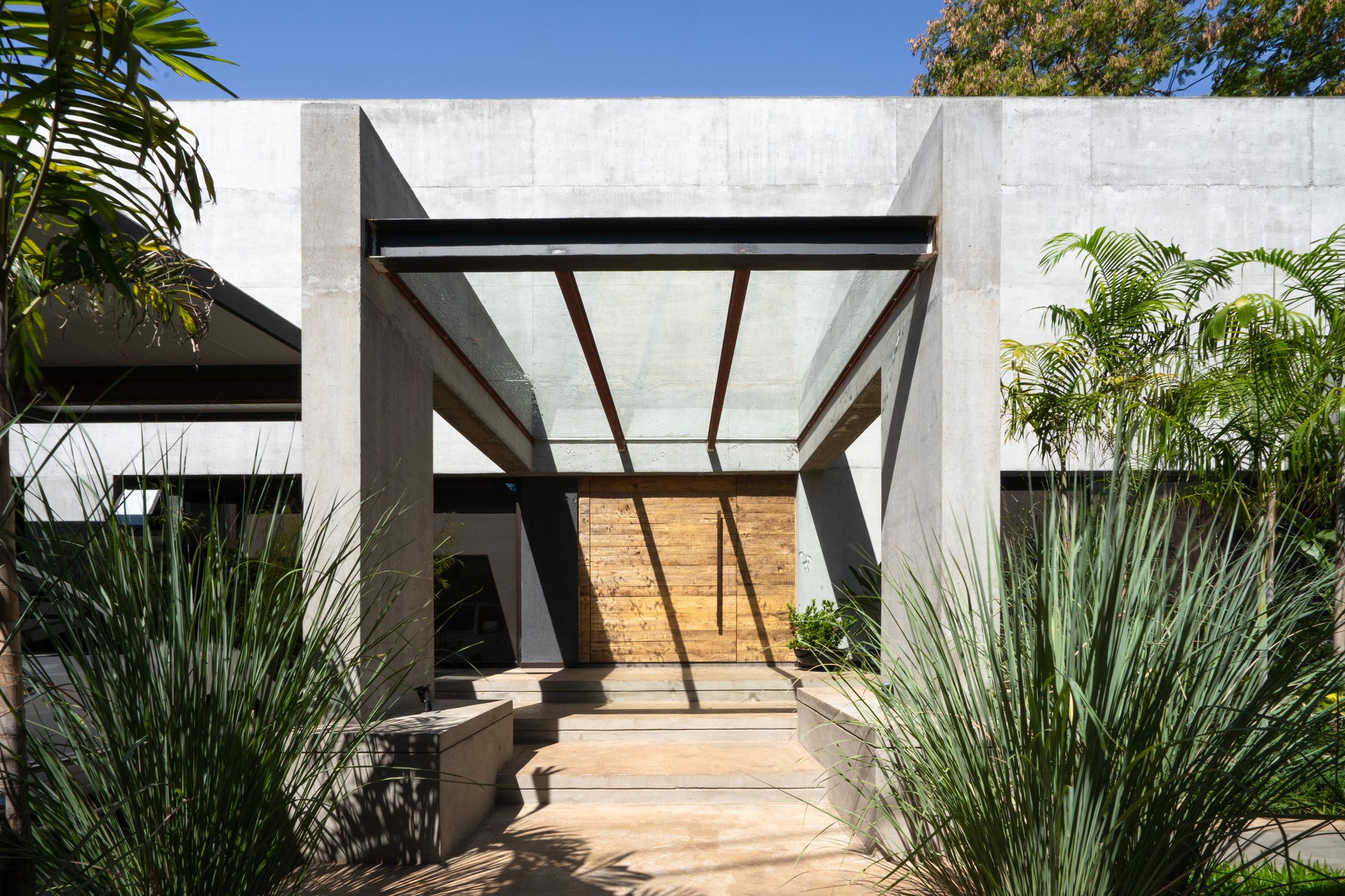 Gallery of Ensayo Rojo House / BAUEN - 16