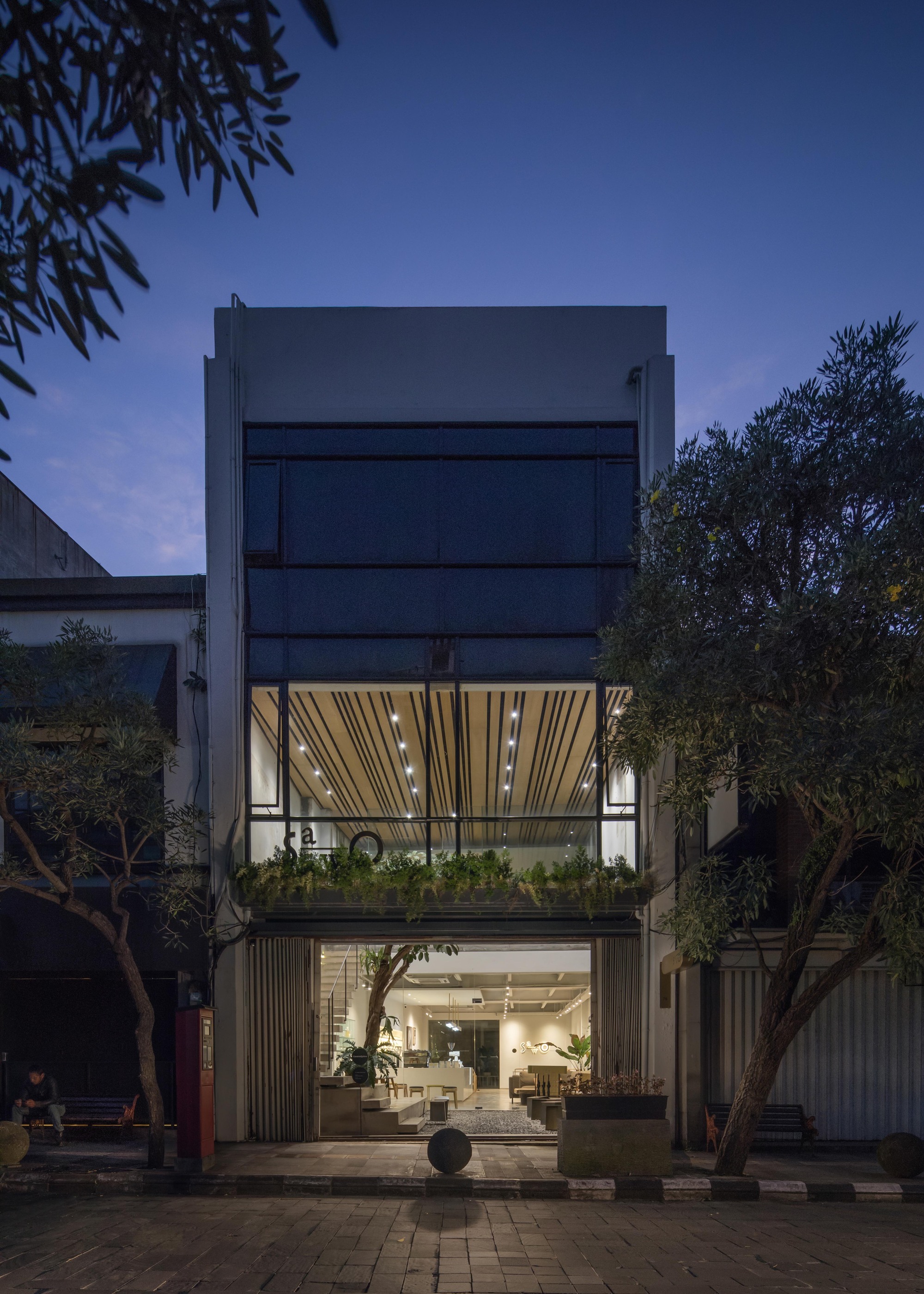 Gallery of Sawo Coffee & Roastery / Oi Architect - 9