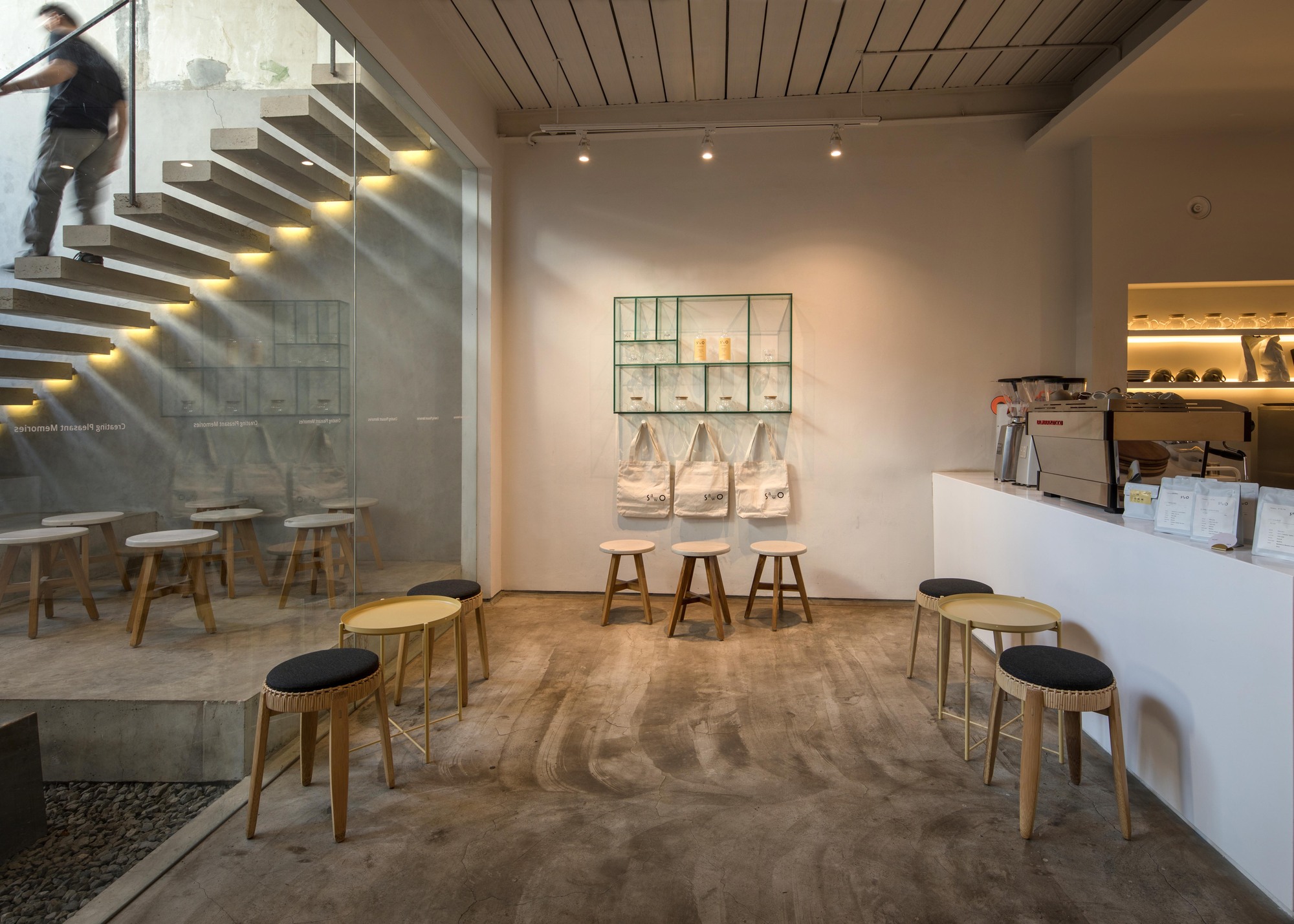 Gallery of Sawo Coffee & Roastery / Oi Architect - 13