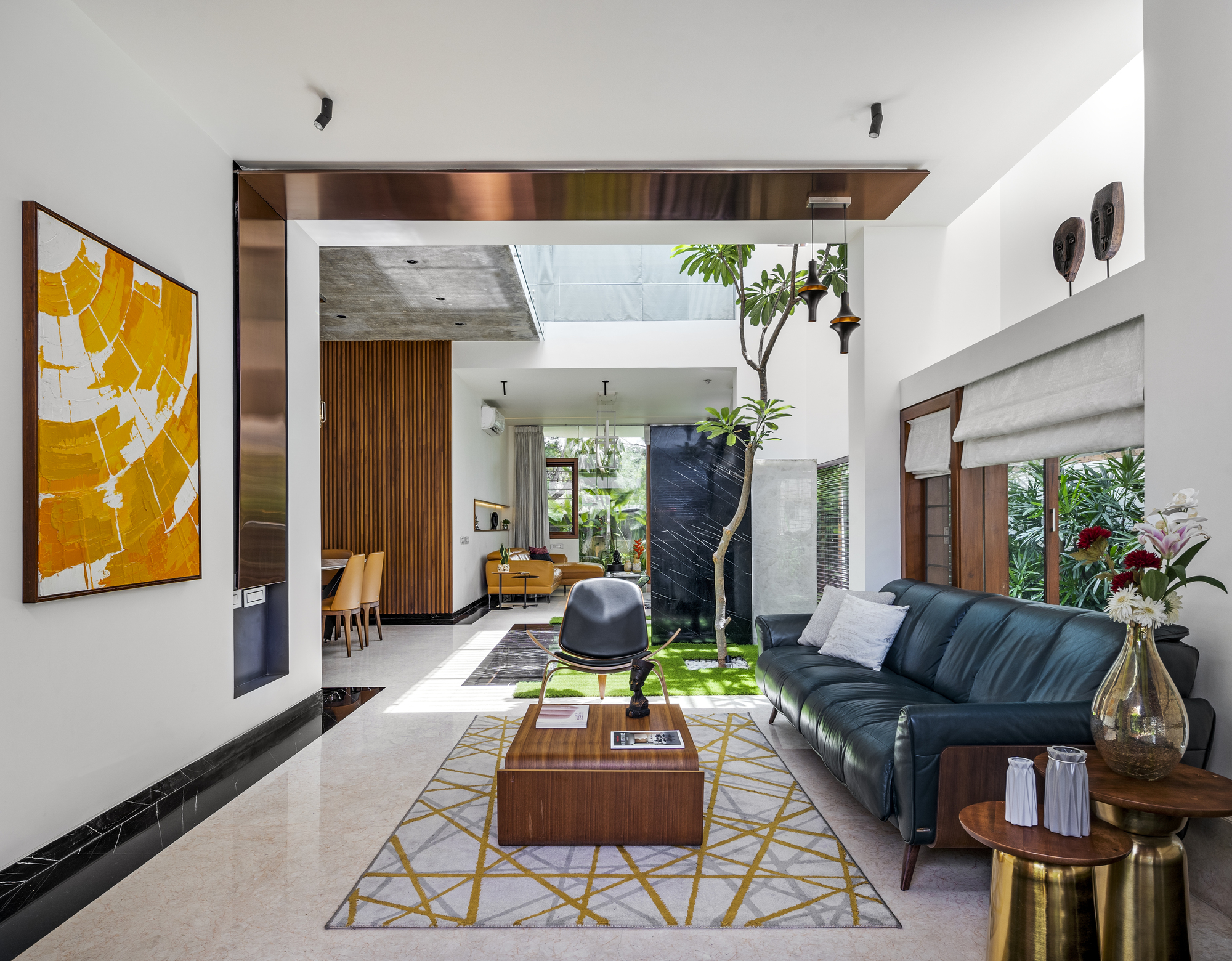 Gallery of Floating Walls House / Crest Architects - 3