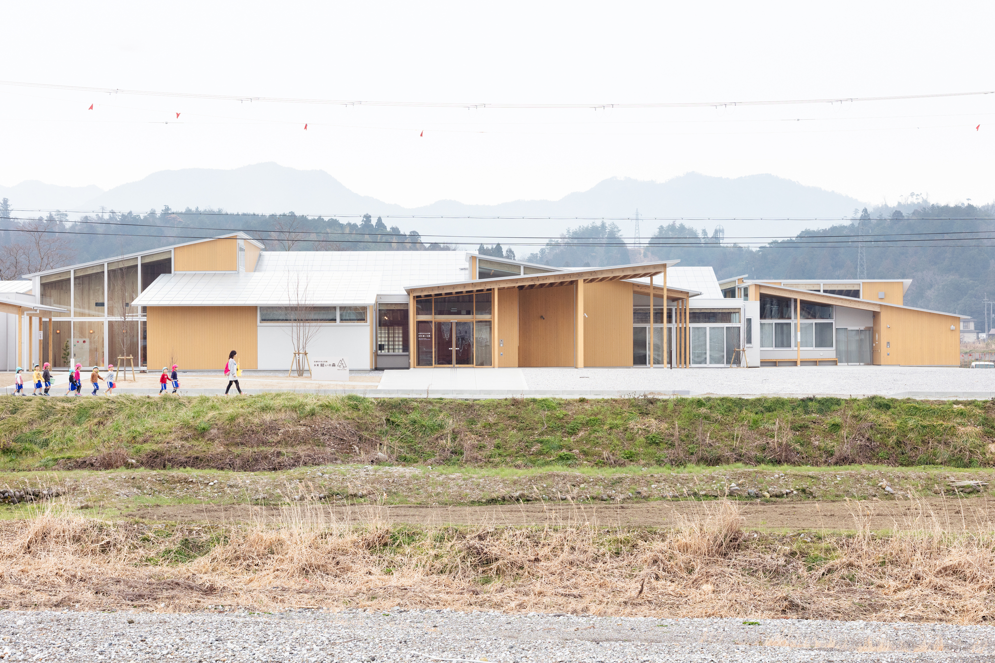 Gallery of Taga Town Central Community Learning Center / Onishimaki ...