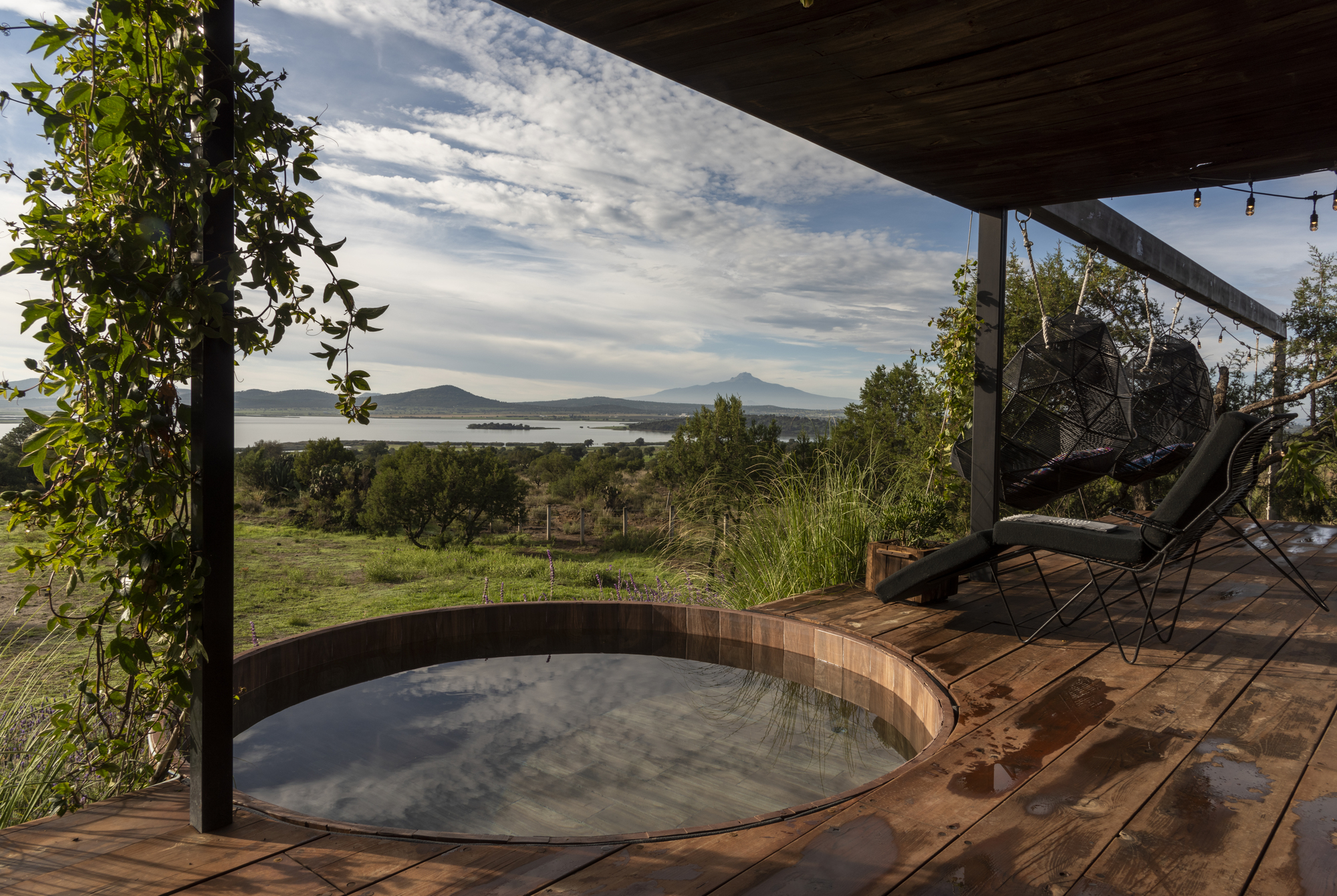 Gallery of JapoNeza Retreat / Fausto Terán - 19