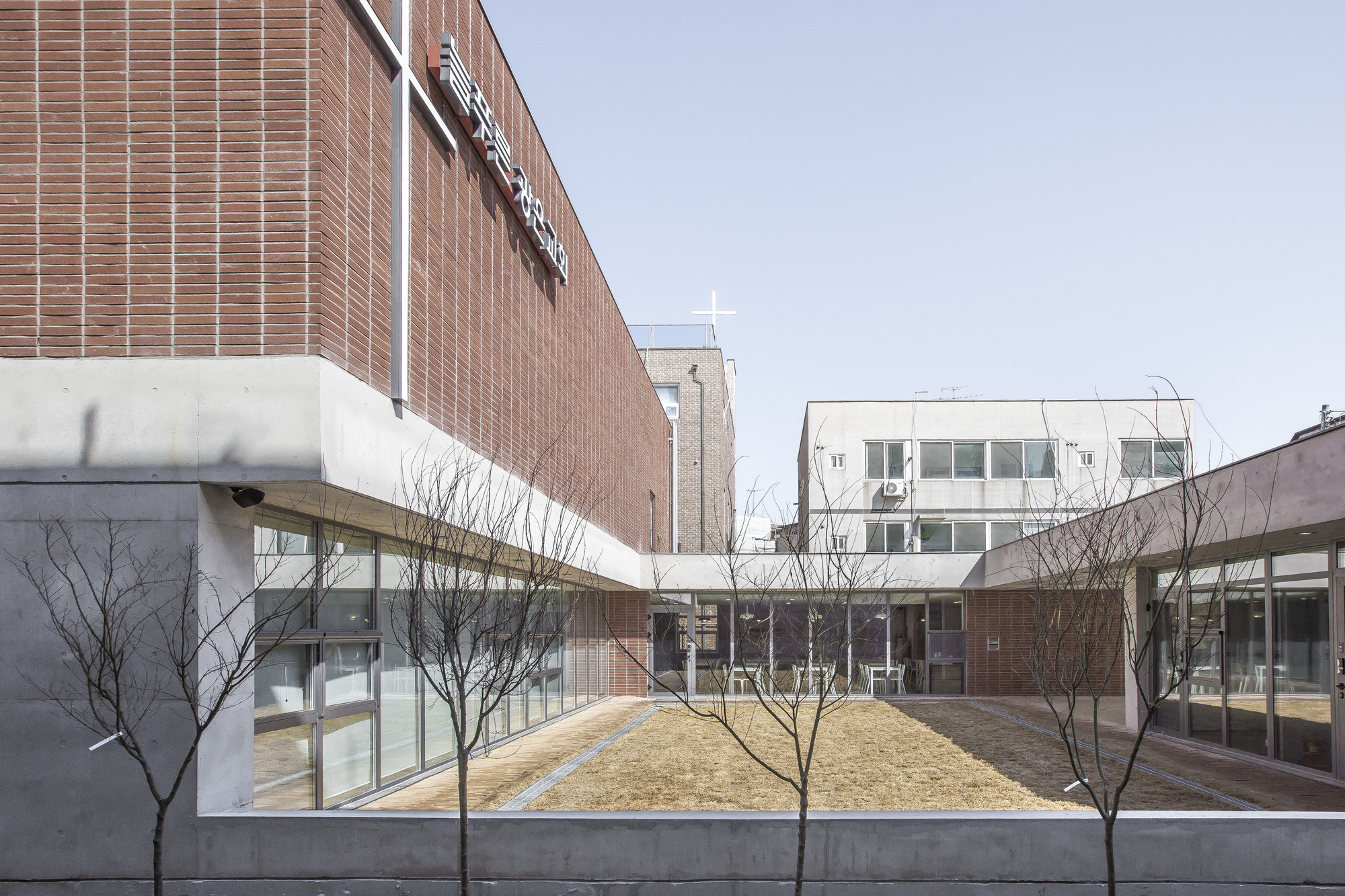 Gallery of Evergreen Church / Oh Jongsang - 3