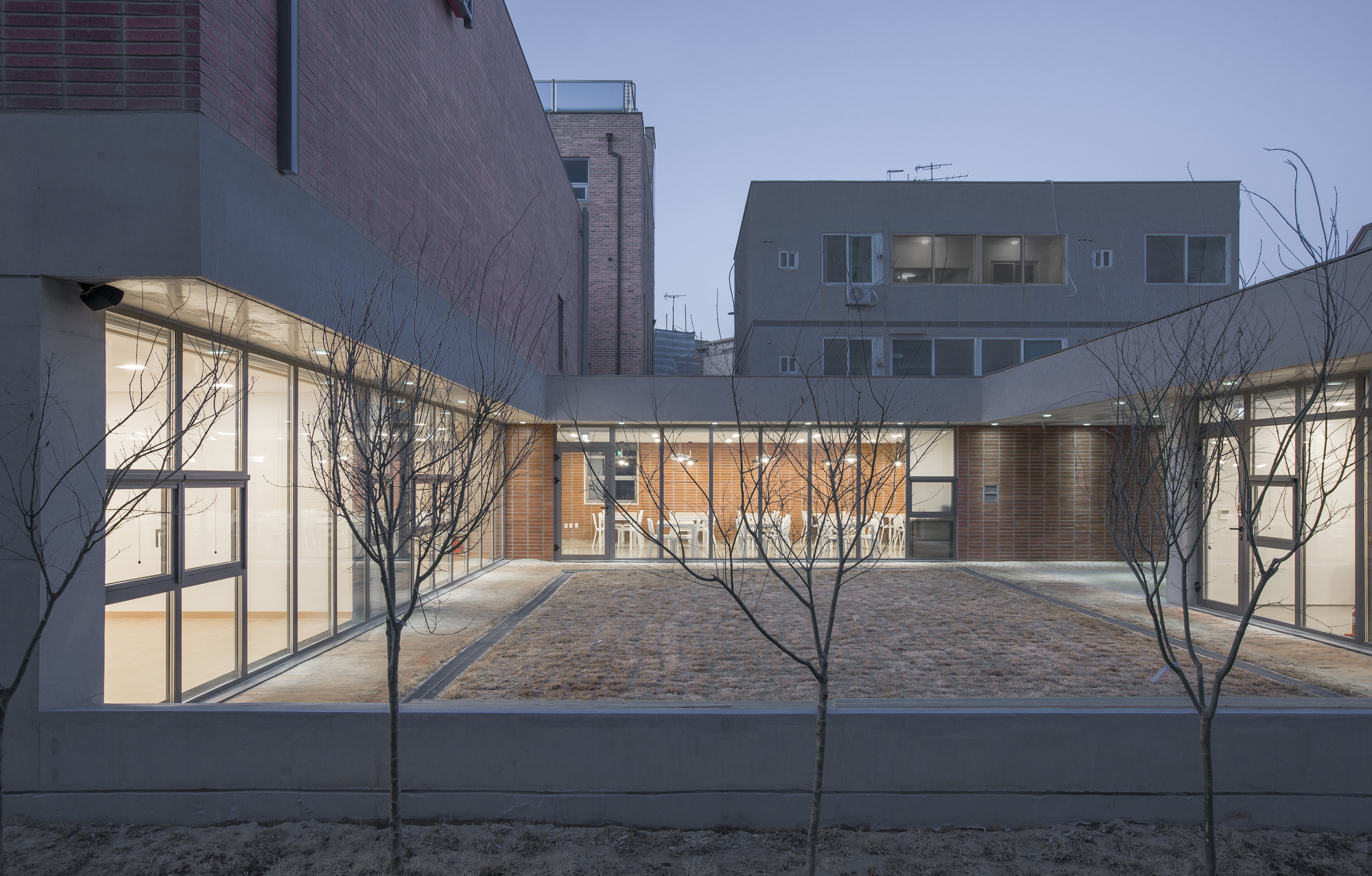 Gallery of Evergreen Church / Oh Jongsang - 12