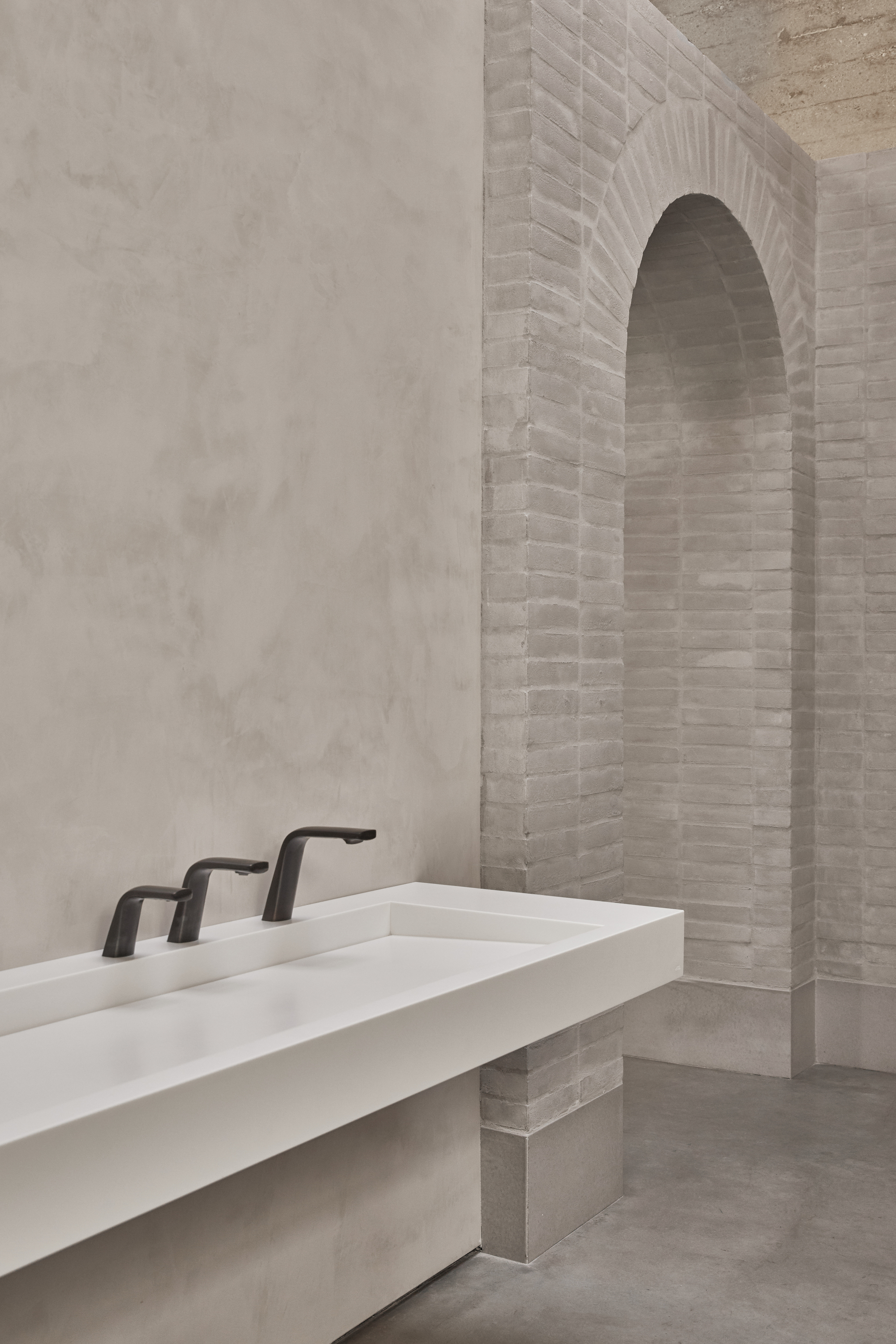 Gallery of Splash Lab LA Showroom / McLaren Excell - 22