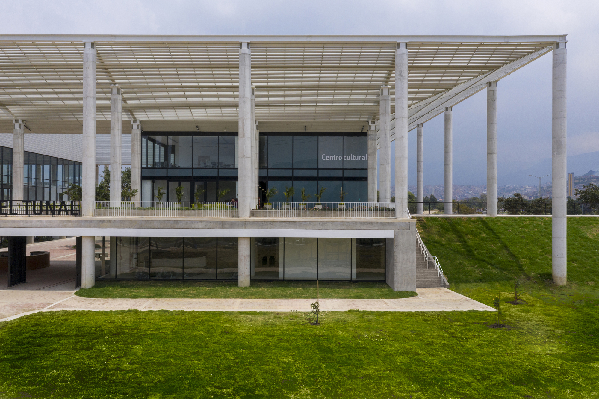 Galería de Centro deportivo, recreativo y cultural del Parque ...