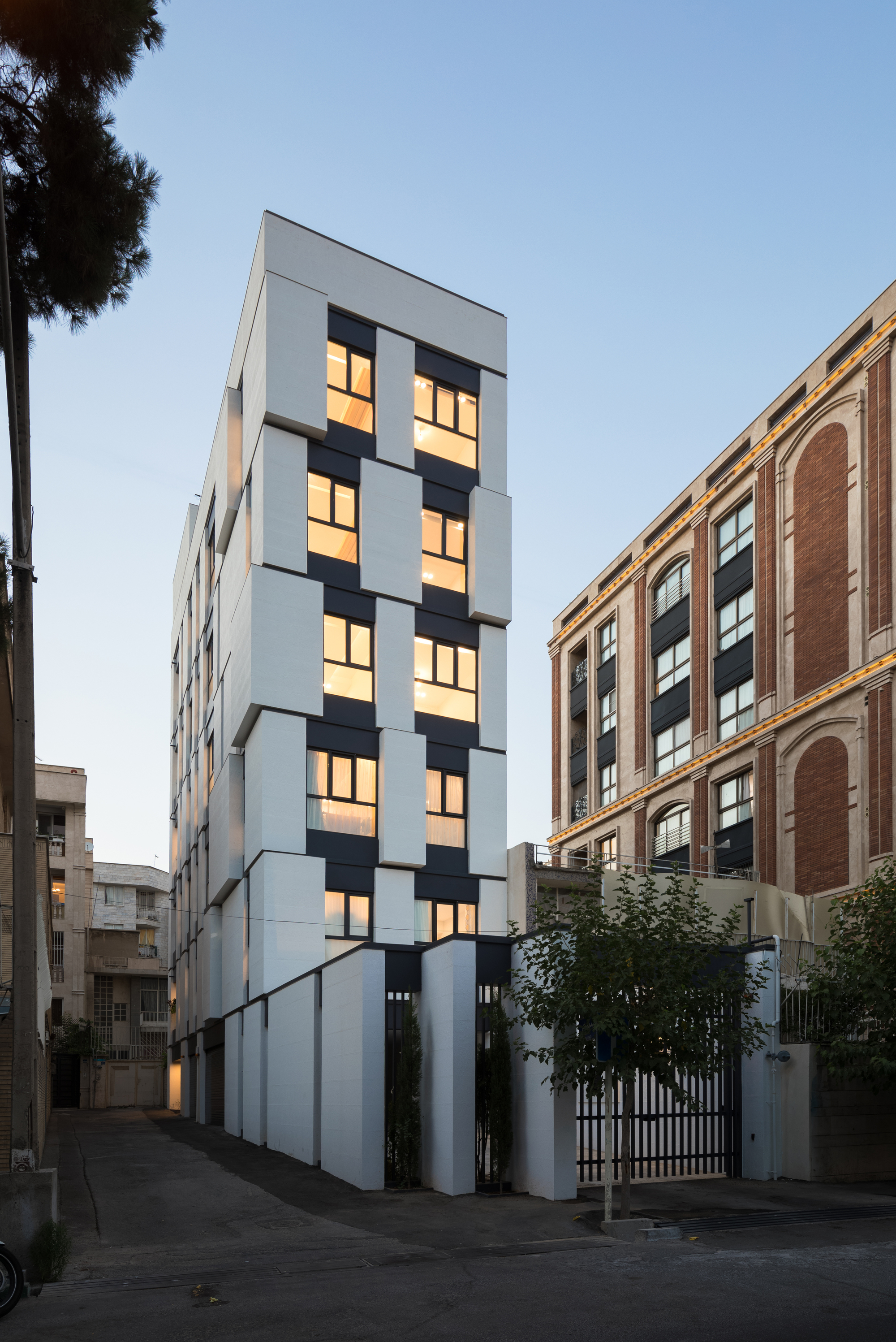 Gallery of Paeiz 5 Building / Hamed Hosseini - 19