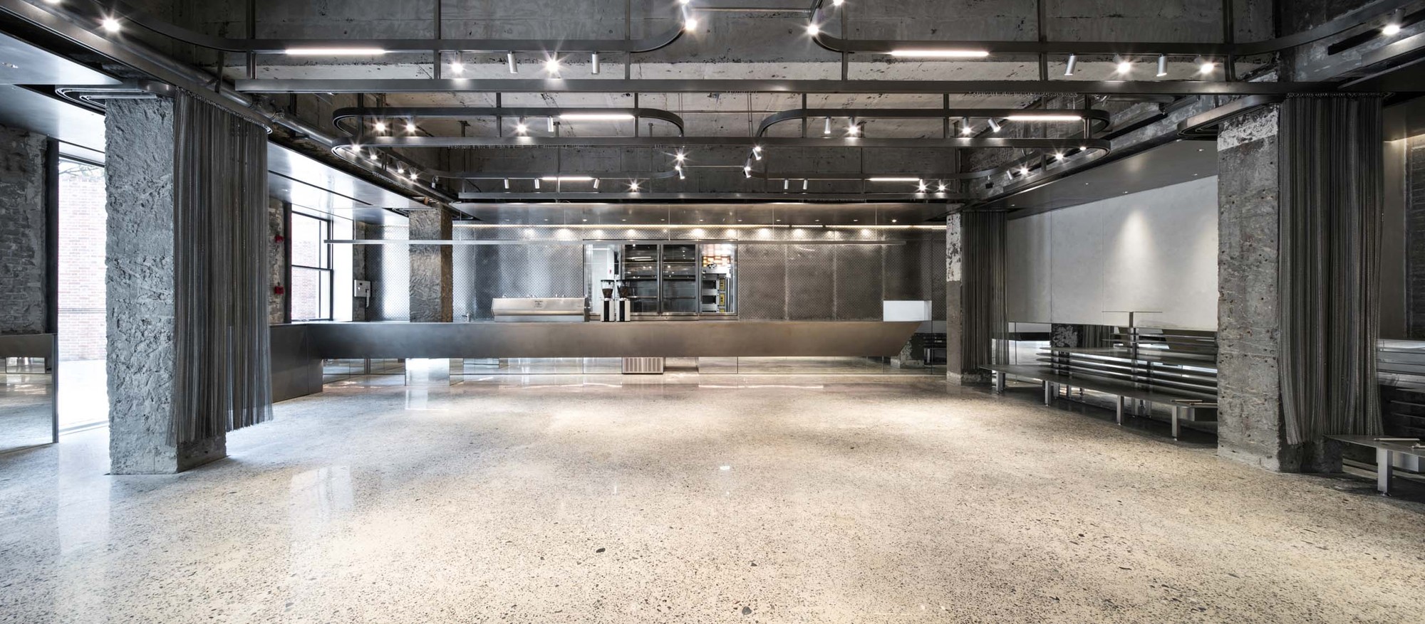 Gallery of Basdban Coffee Shop / dongqi Design - 15