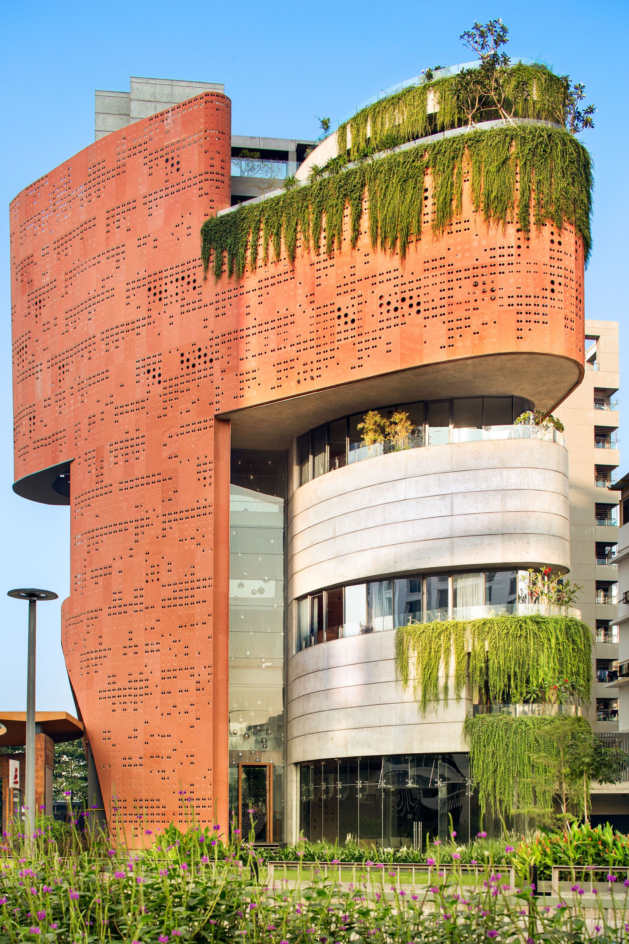 Gallery of Sangini House / Urbanscape Architects + Utopia Designs - 27