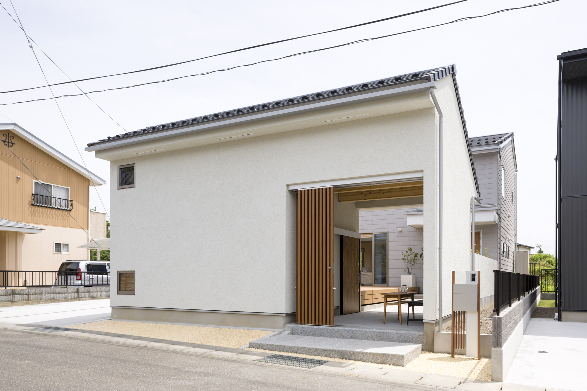Gallery of Mon House / Royalhouse - 9