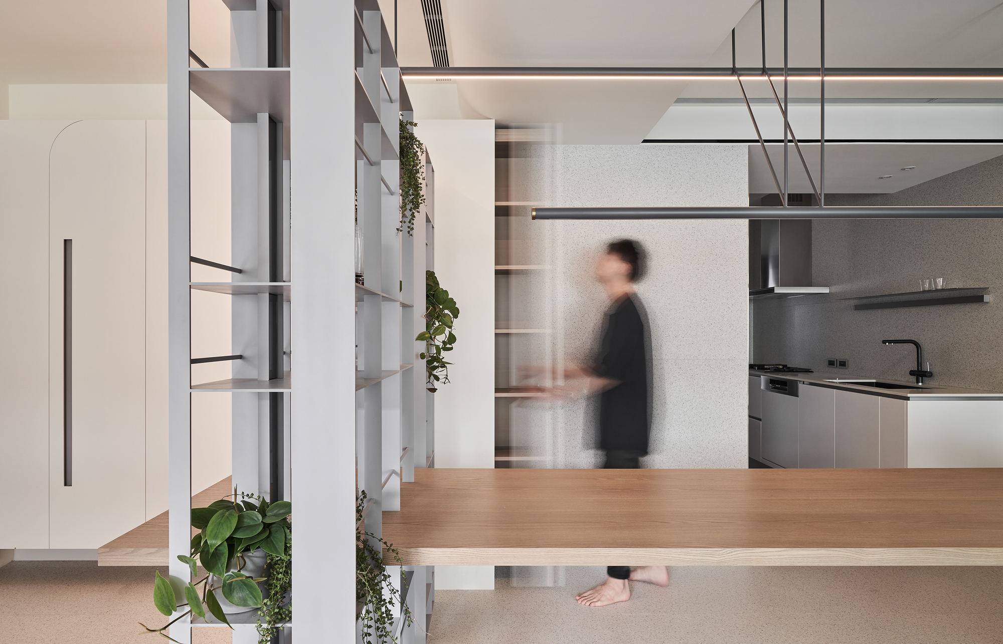 Gallery of Axis House / LCGA Design - 16