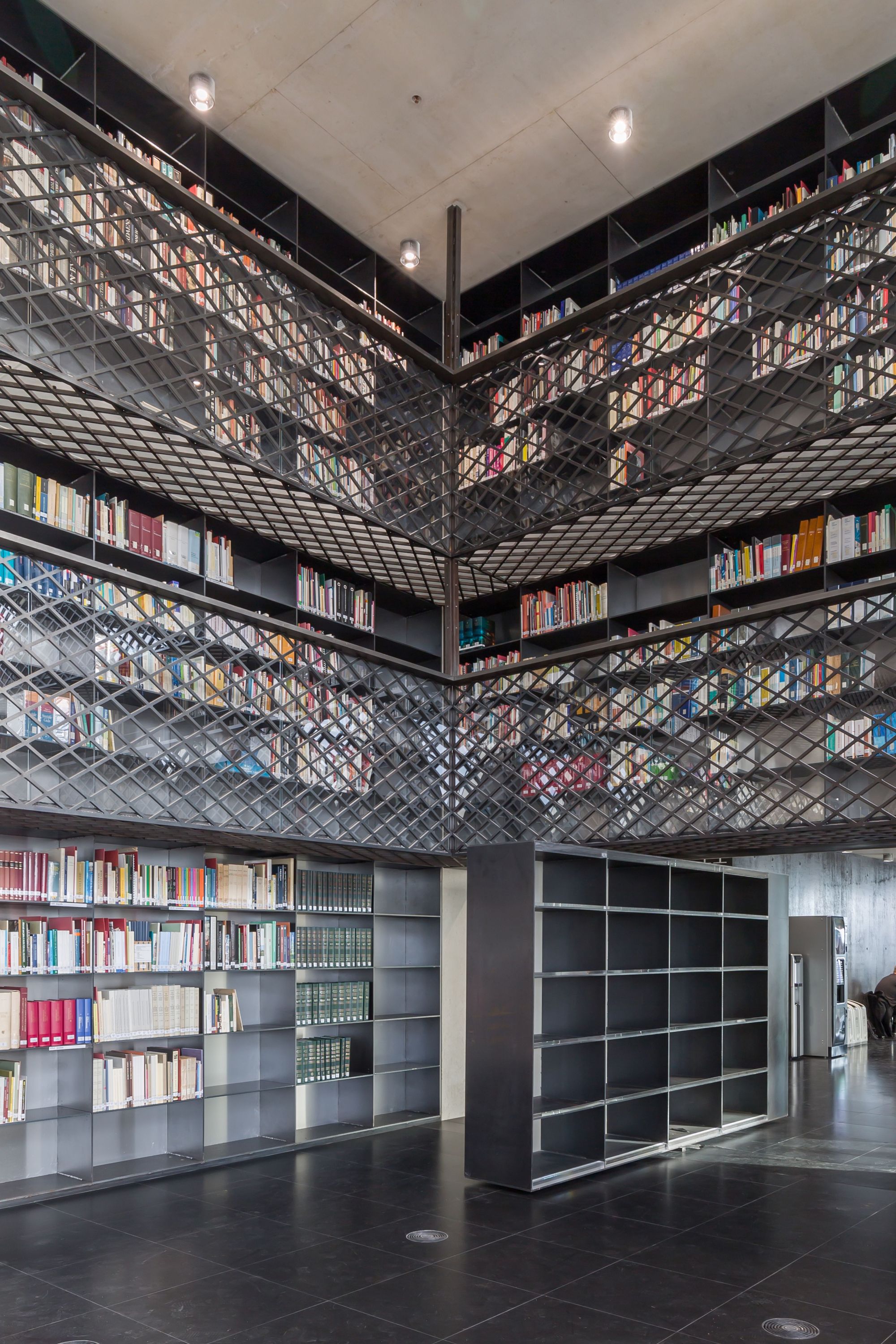 Gallery of Headquarters of the Province of Antwerp / XDGA - 8