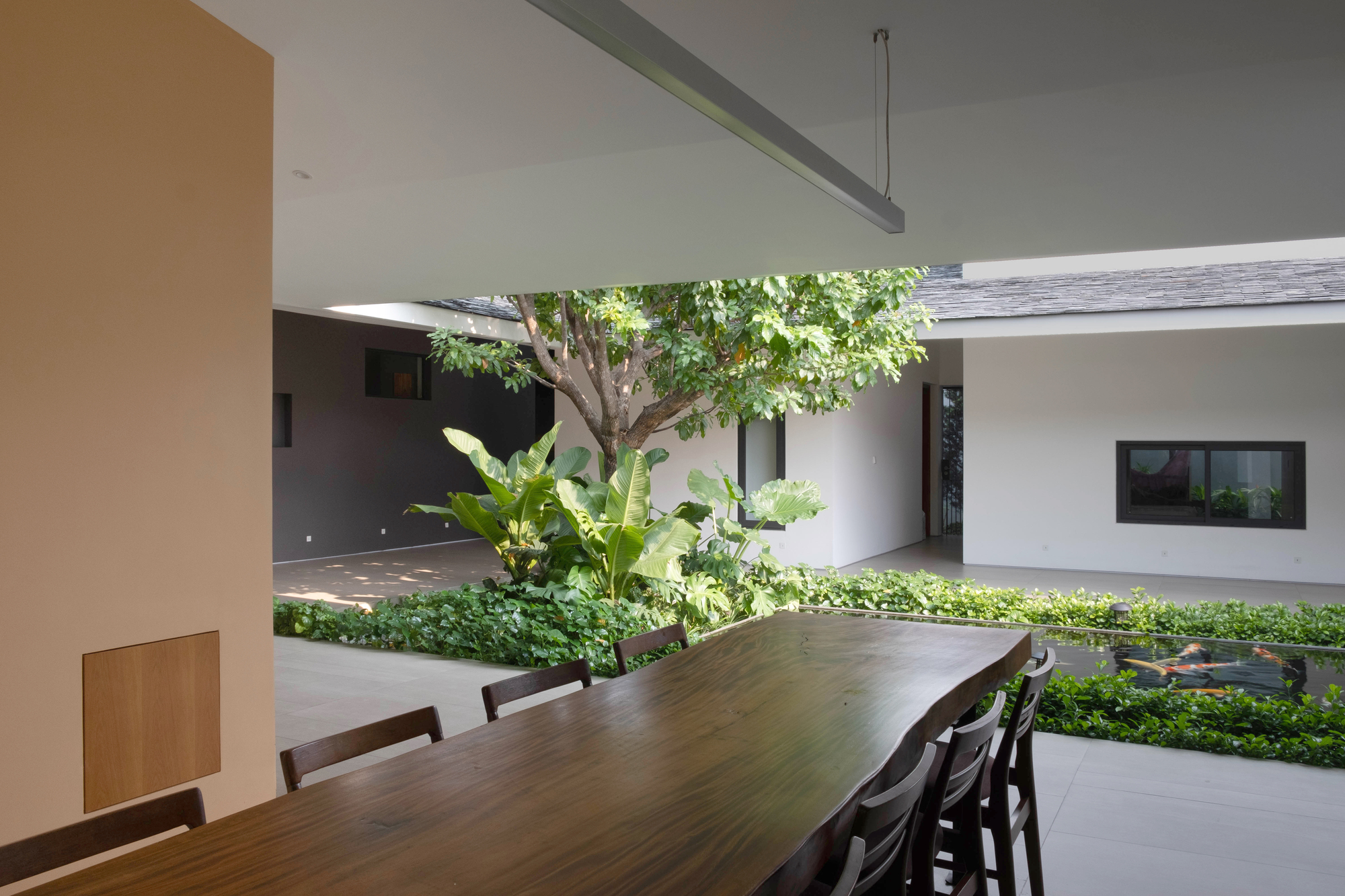 Gallery of Hoc Mon House / TAA DESIGN - 13