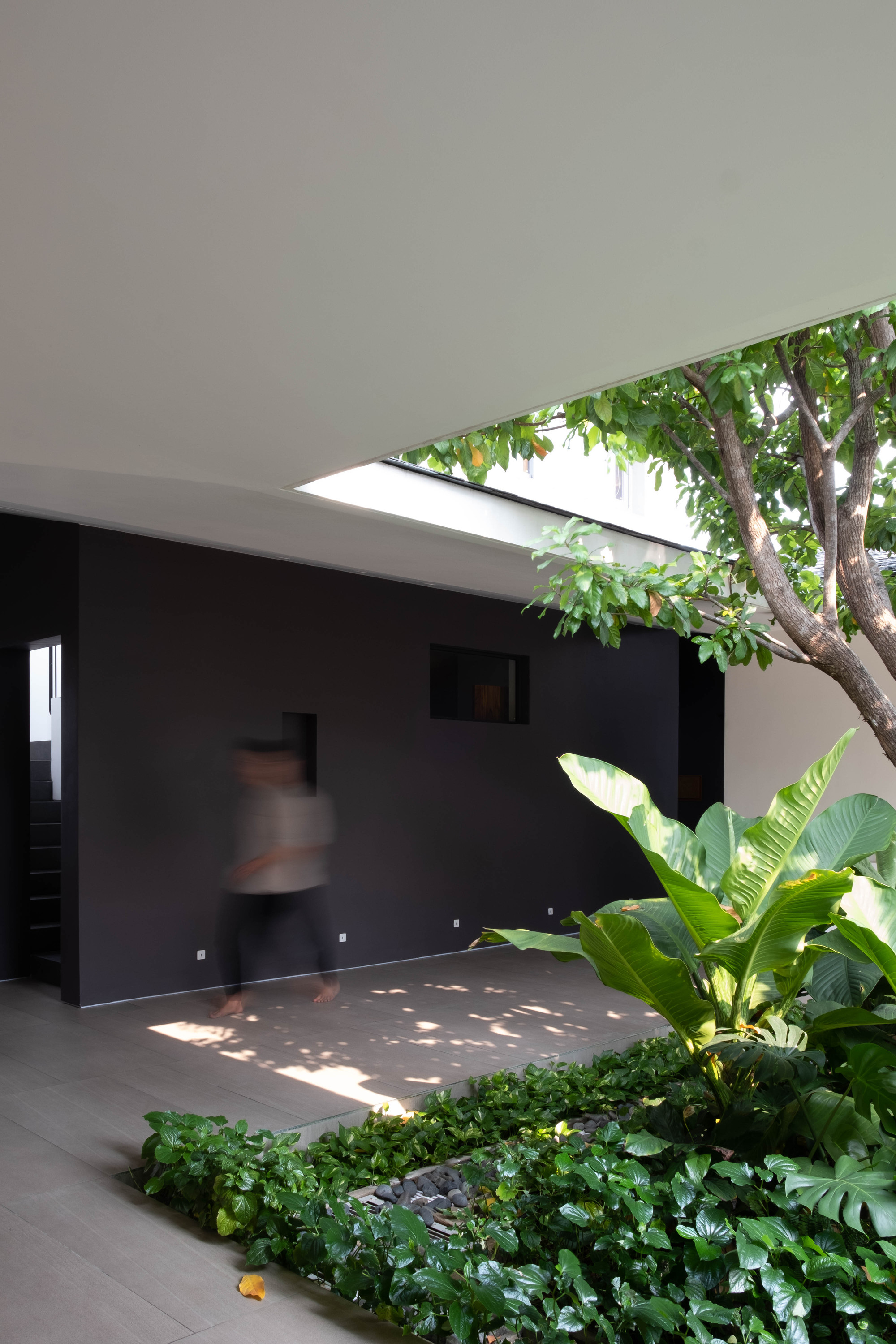 Gallery of Hoc Mon House / TAA DESIGN - 16