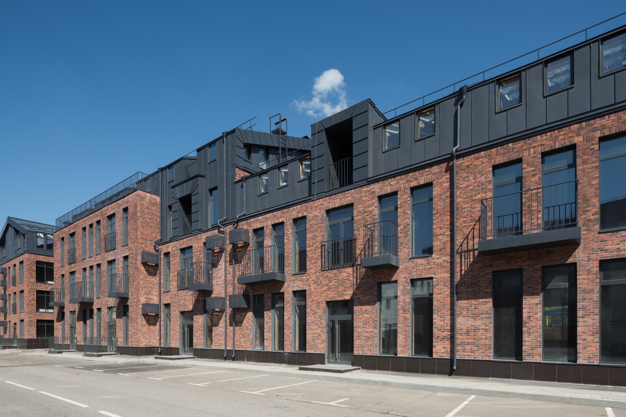 Gallery of Studio 12 Apartment Complex / T+T Architects - 13