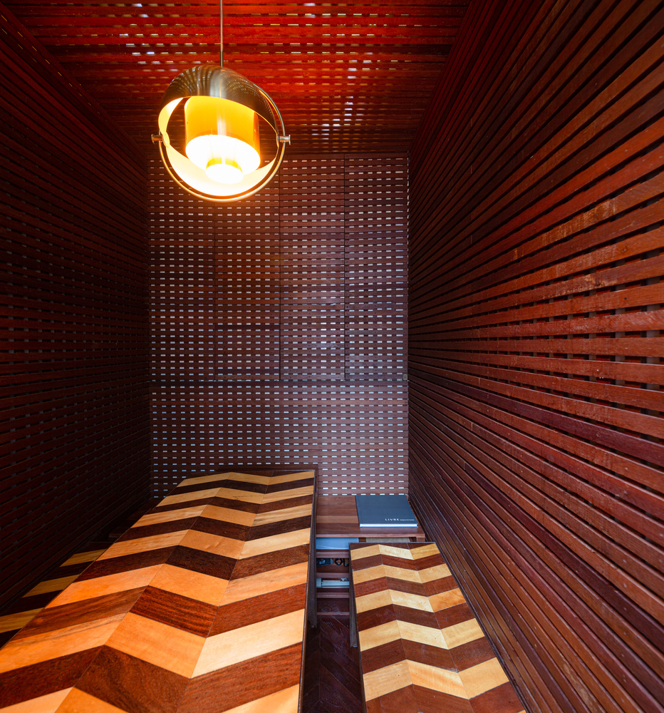 Galeria de Micro Escritório em Muxarabi de Madeira / LIVRE arquitetura - 7