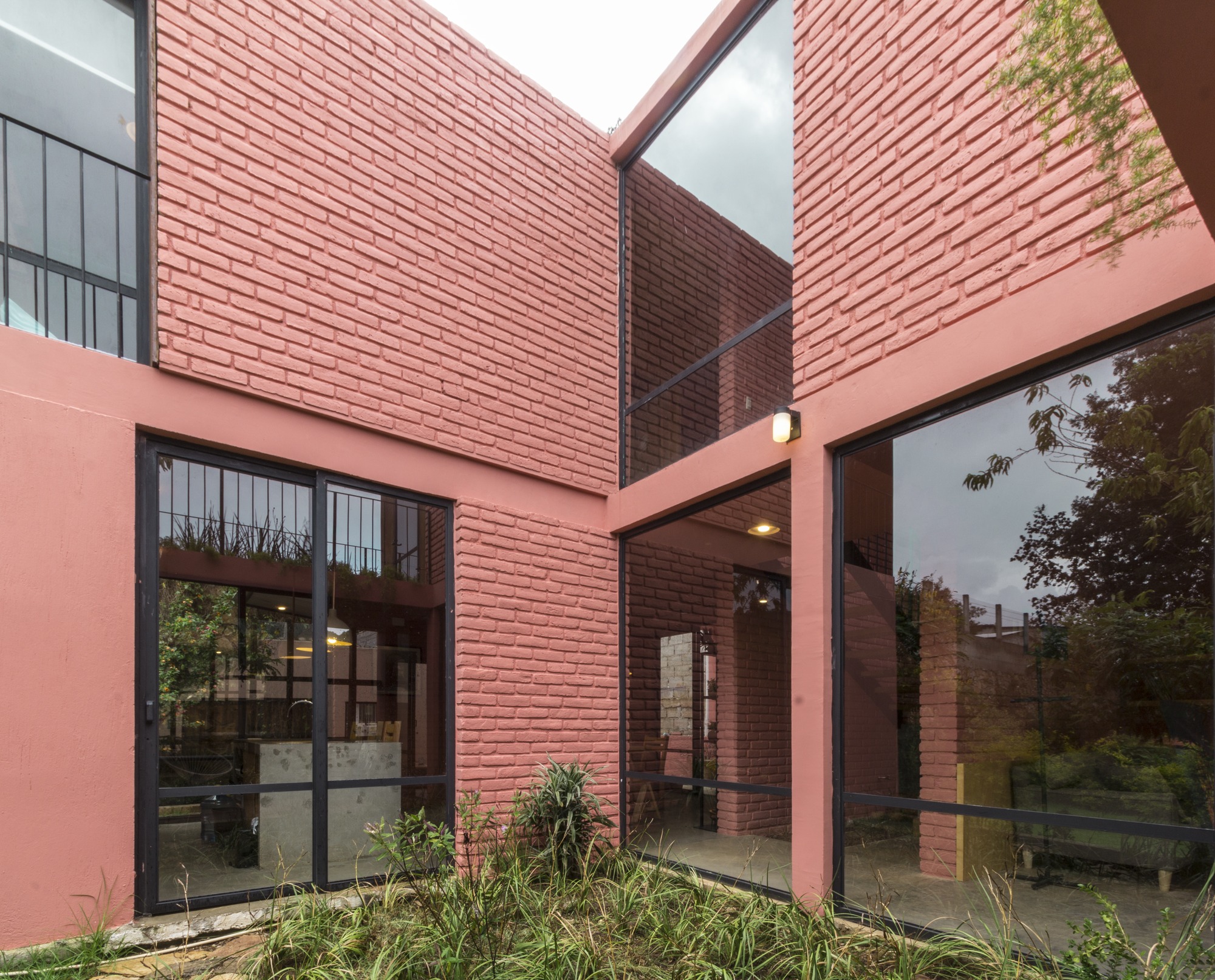 Gallery of La Fortuna House / Apaloosa Estudio de Arquitectura y Diseño ...