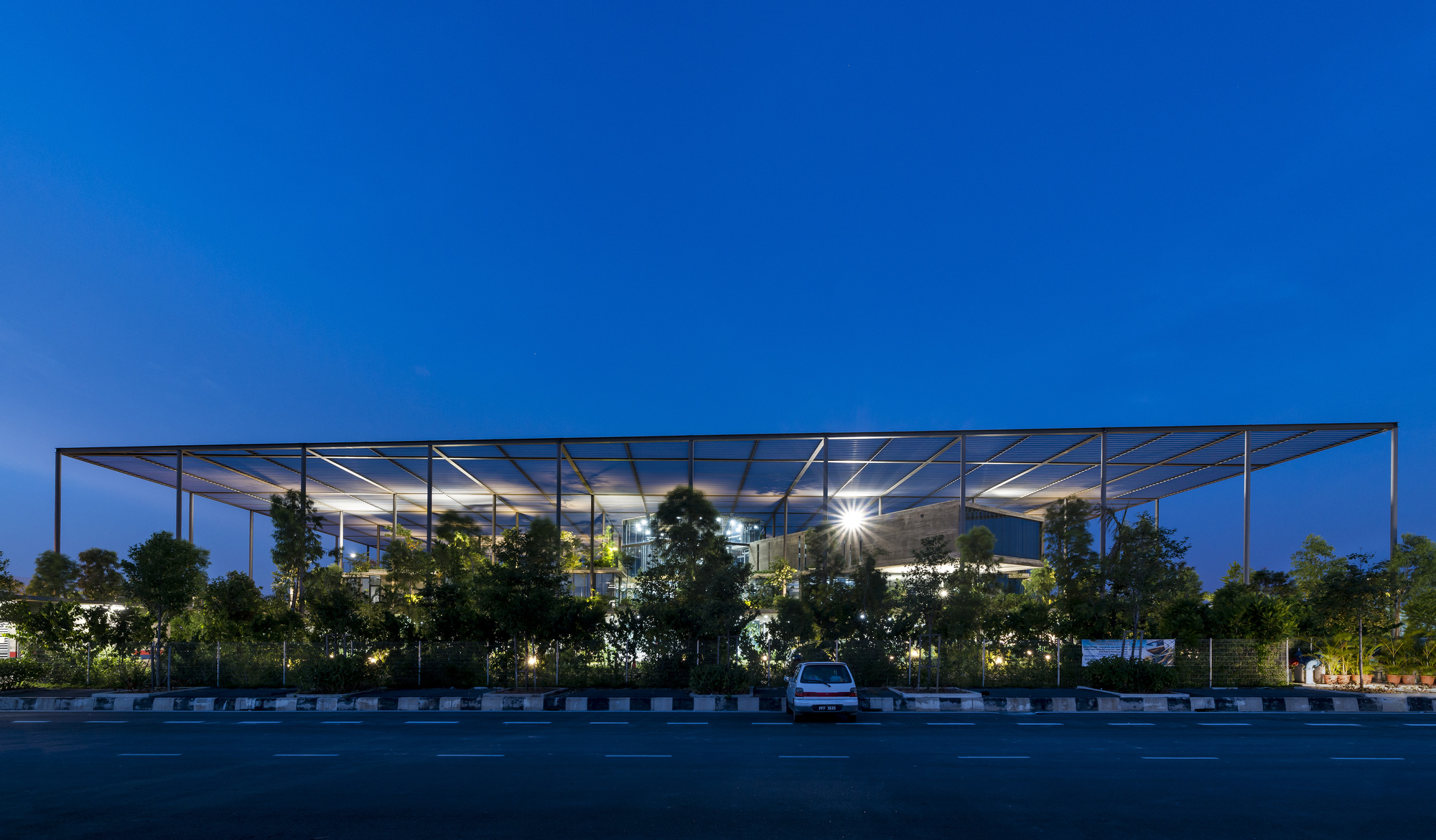 Gallery of Factory in the Forest / Design Unit Architects Snd Bhd - 26