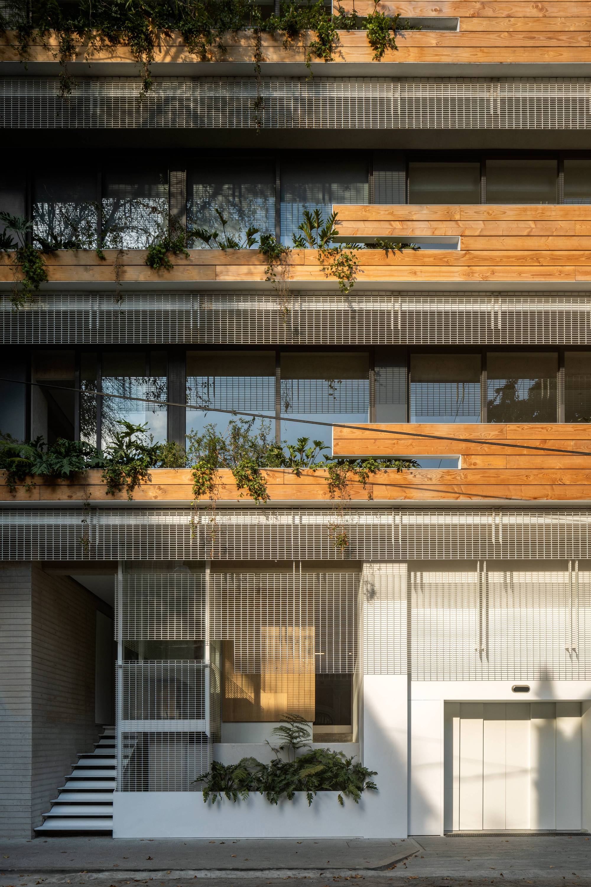 Galería de Edificio CYTA / ARCHETONIC + ATIKO Arquitectos - 18