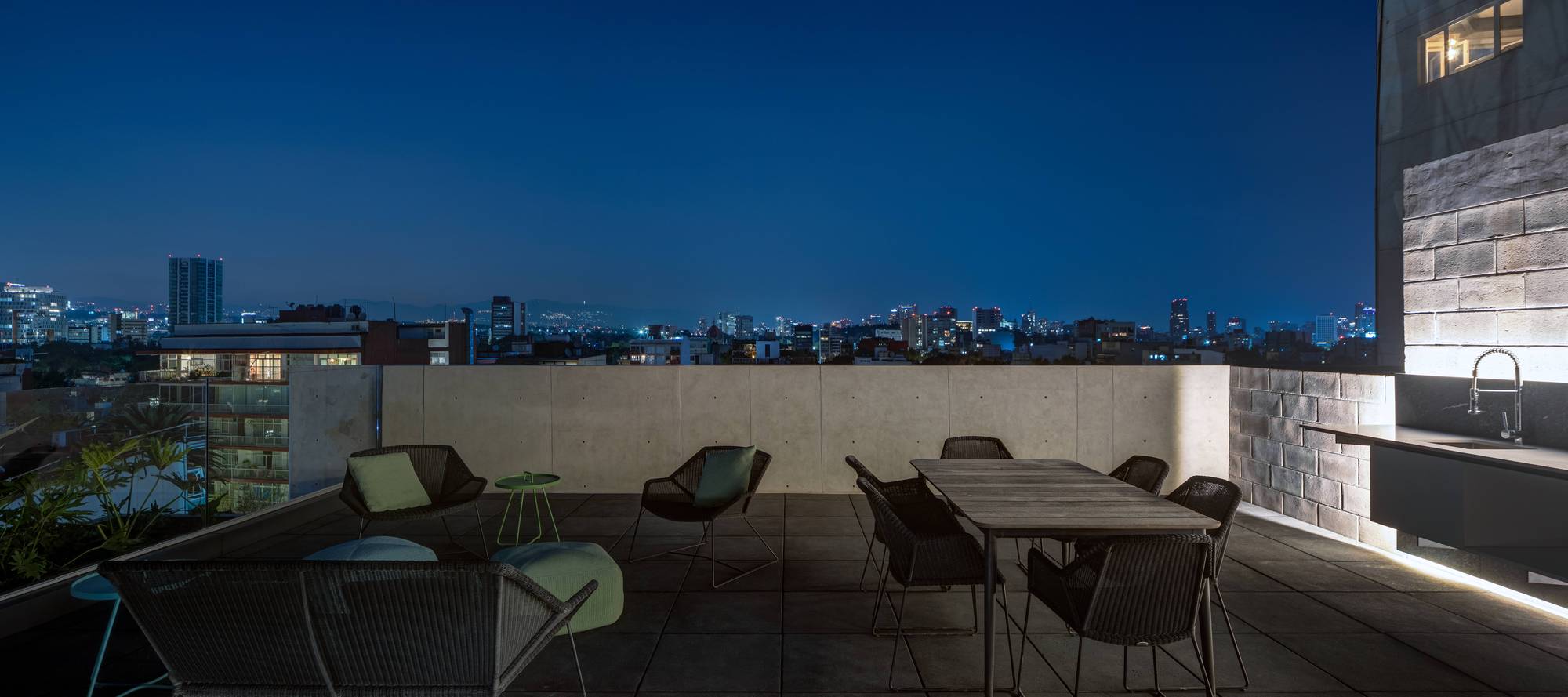 Galería de Edificio CYTA / ARCHETONIC + ATIKO Arquitectos - 10