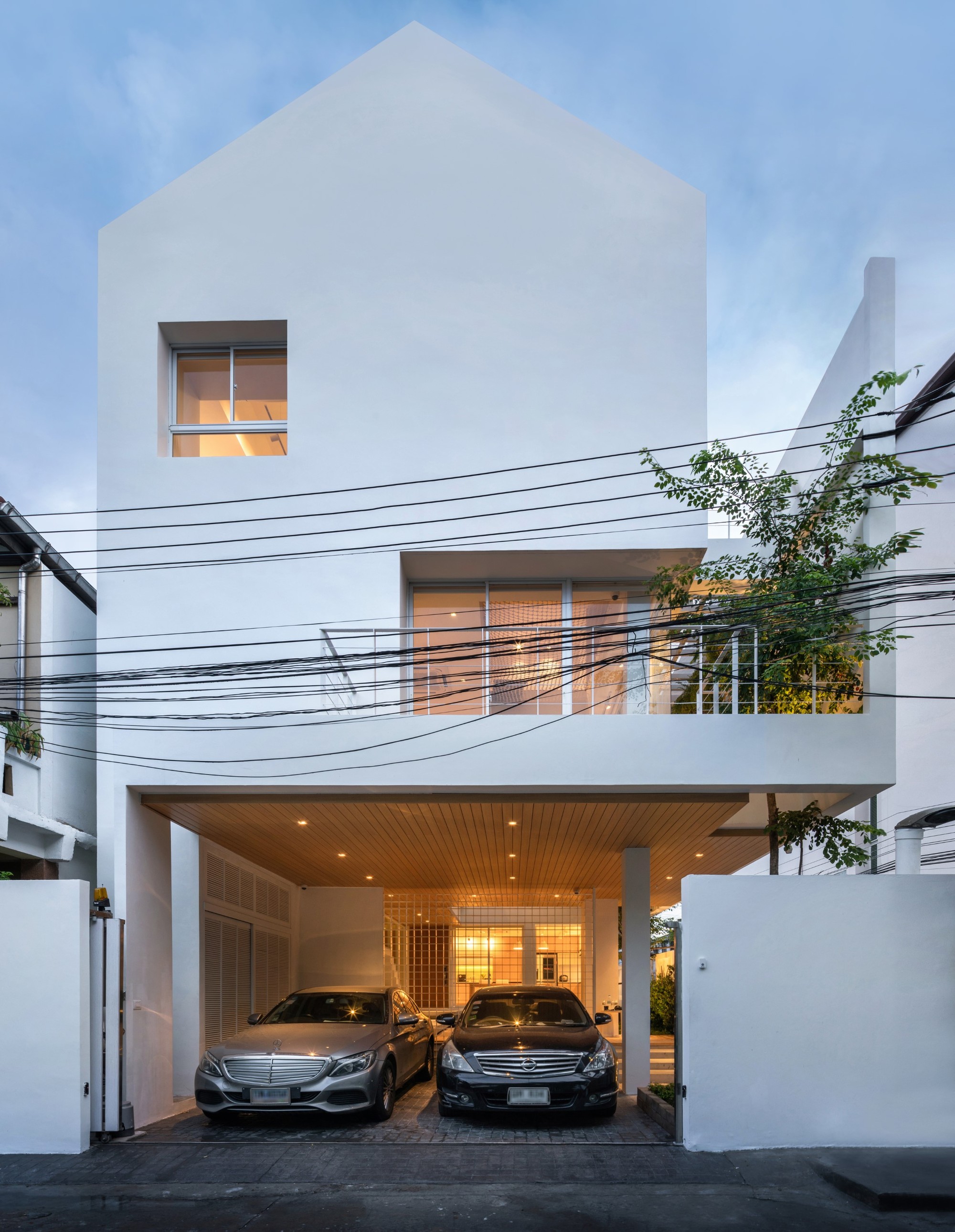 Gallery of ARI House / Greenbox Design - 43