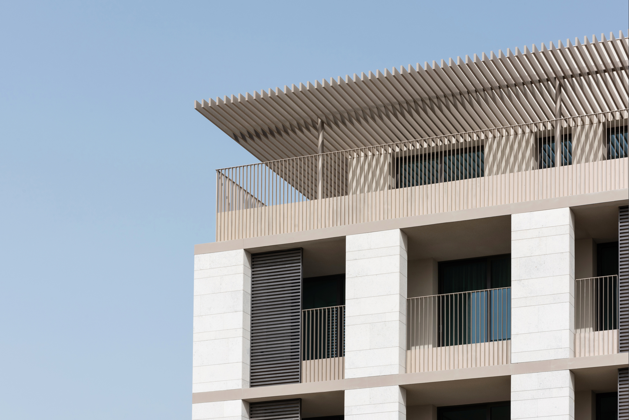 Gallery of Taupe Residence / Loci Architecture + Design - 14