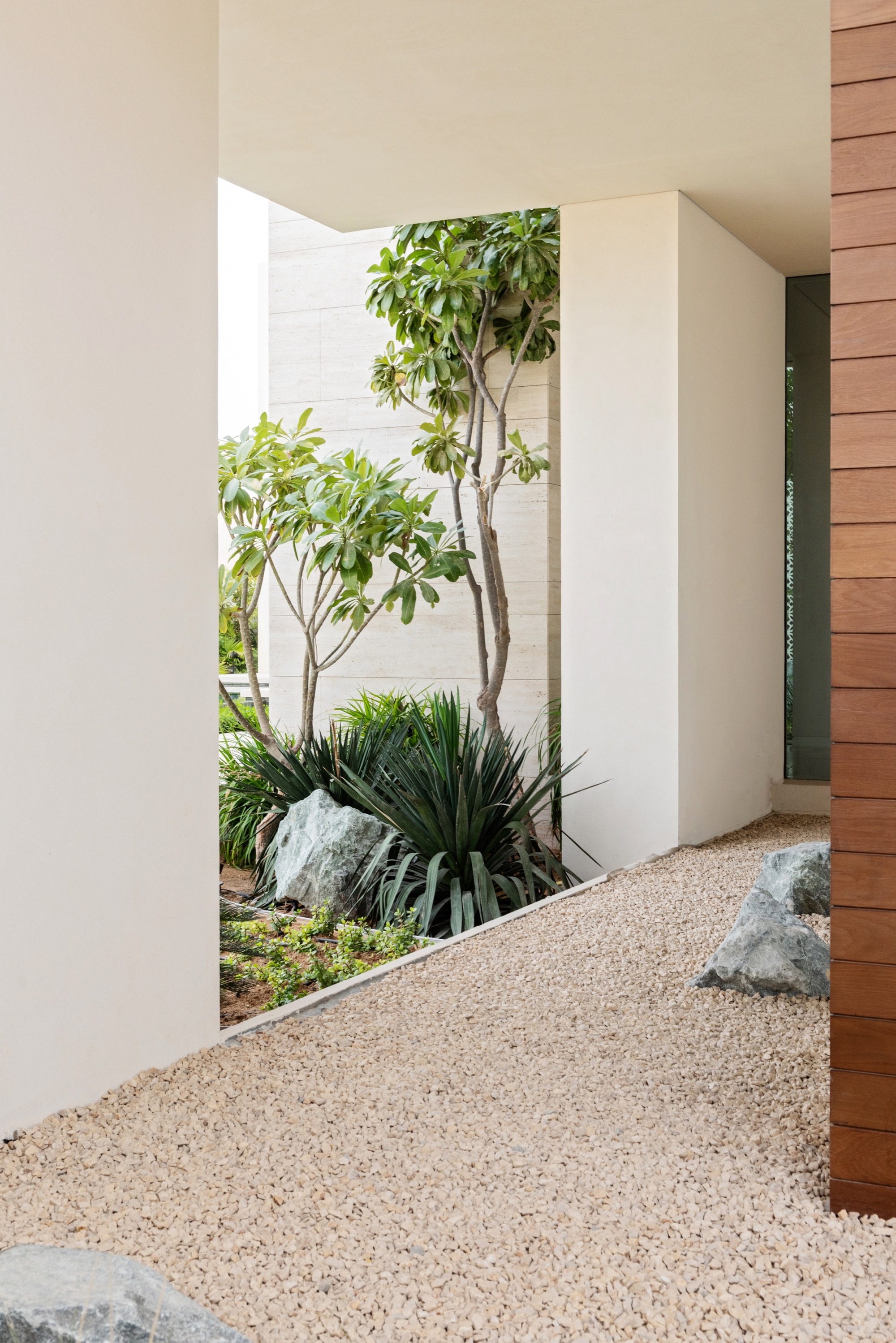 Gallery of Lima Villa / Loci Architecture + Design - 14