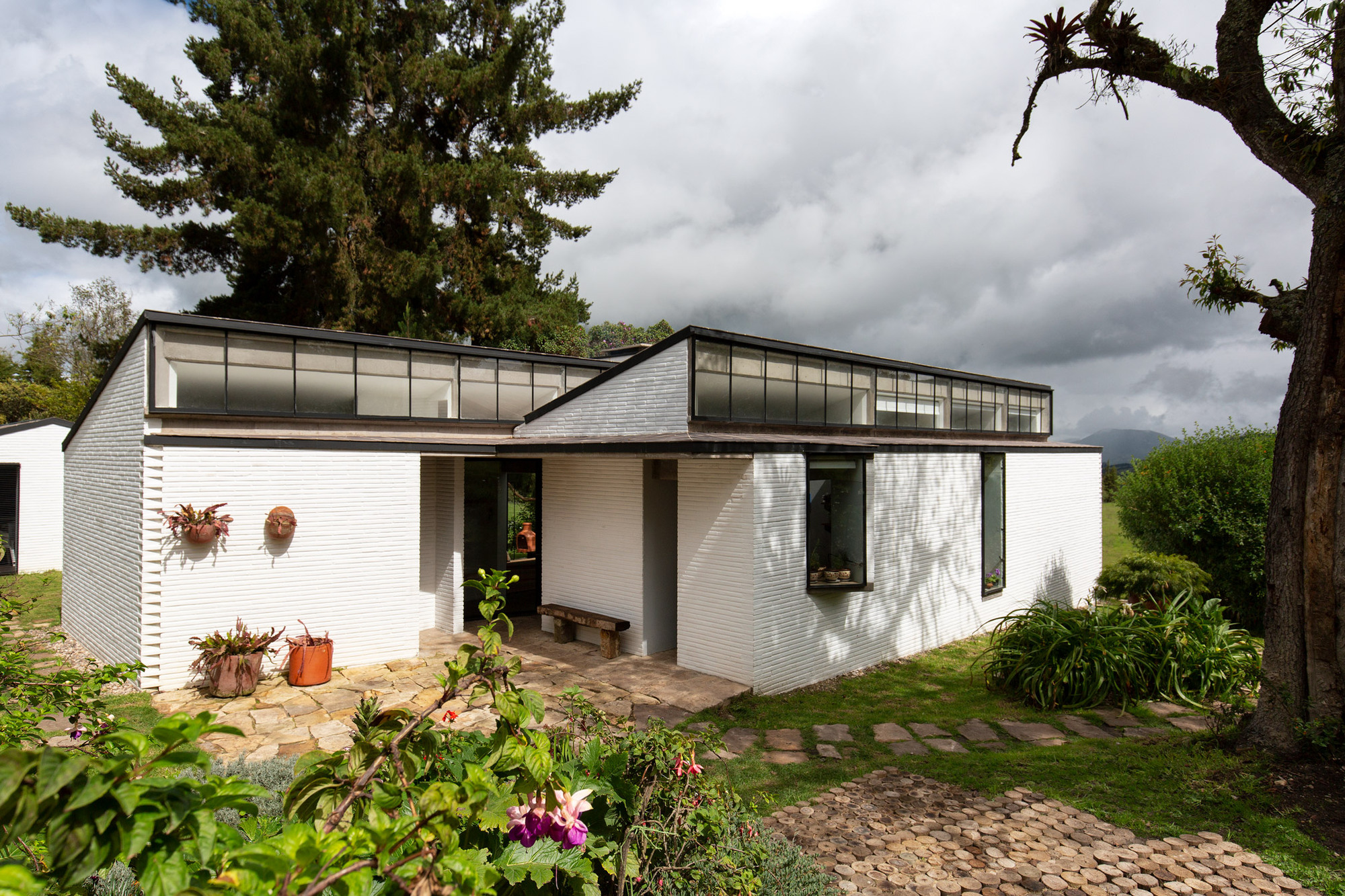 Gallery of The Keeper's House / L.Oberlaender Arquitectos - 2