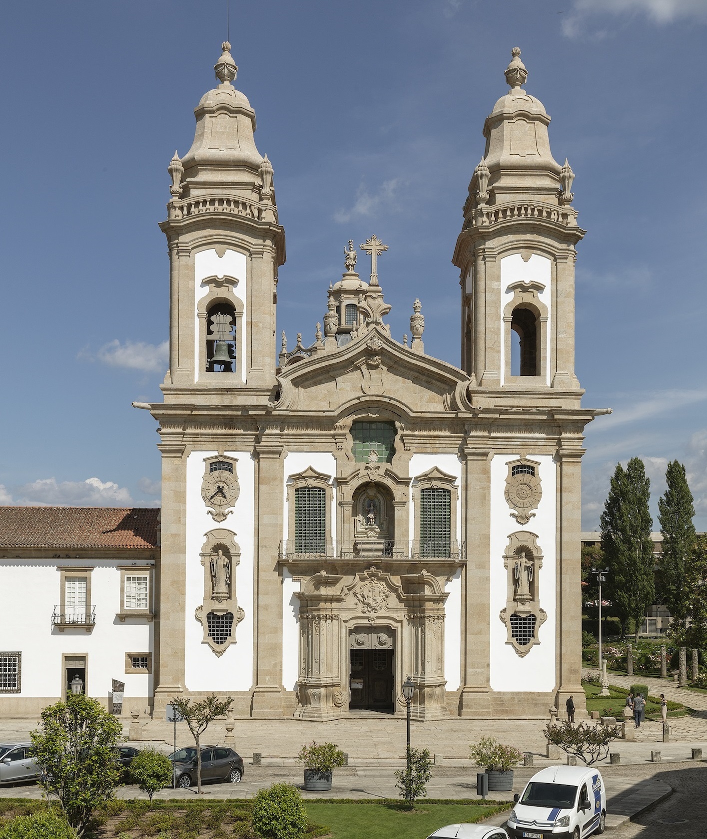 Reabilitação e Restauro do Mosteiro de São Miguel de Refojos / Paulo ...