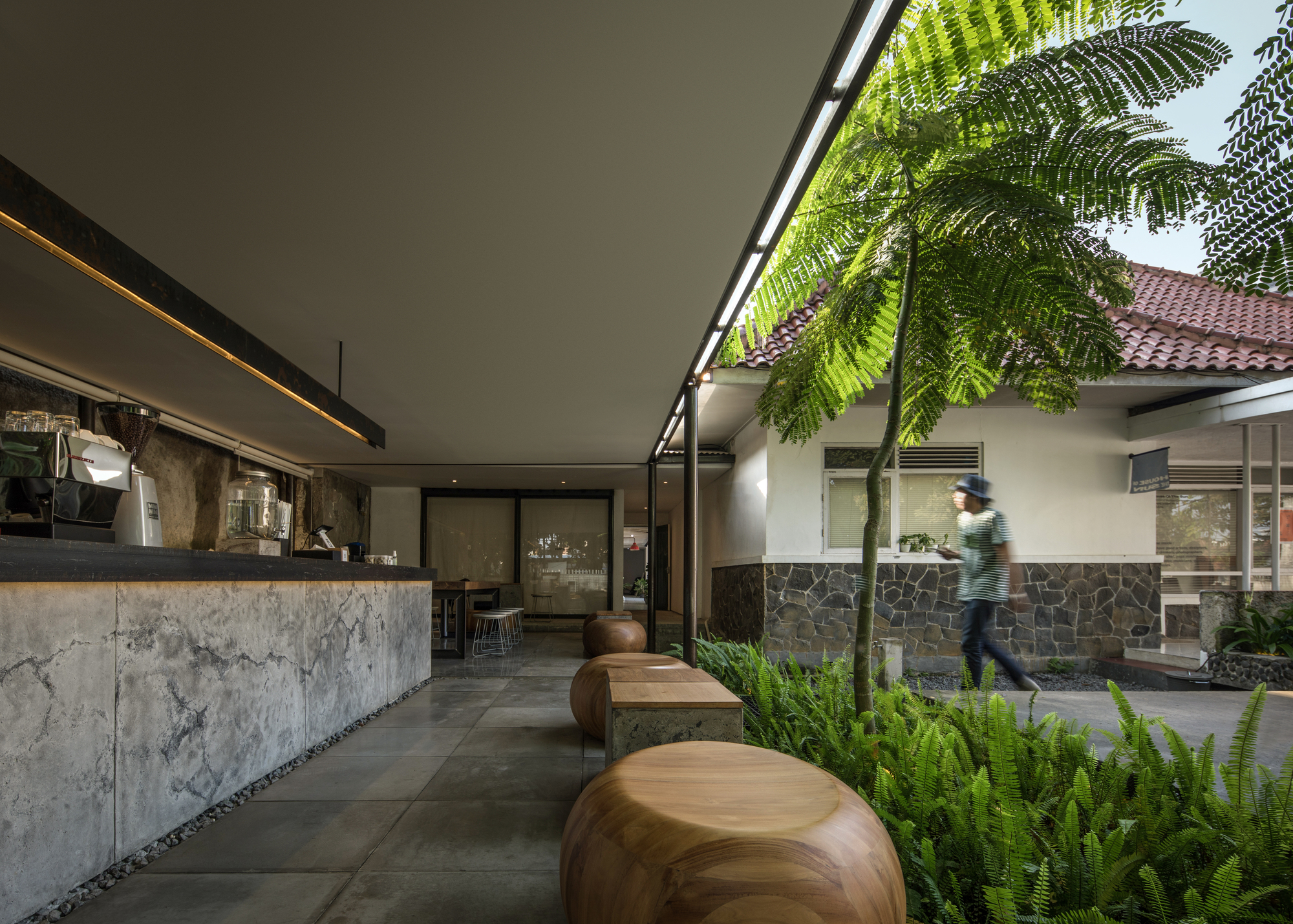 Gallery of Kilogram Coffee Shop / Pranala Associates - 8