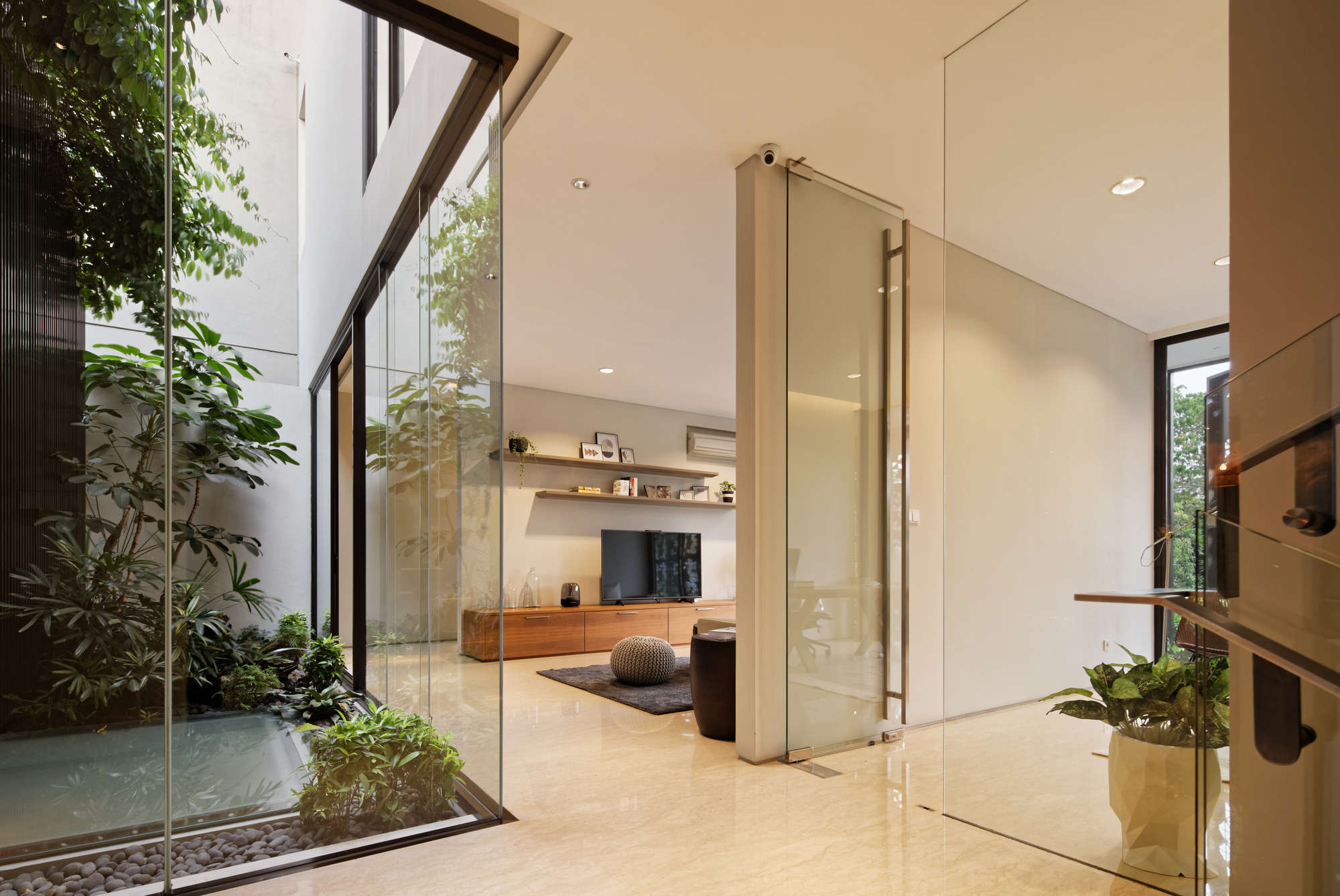 Gallery of DC 20 House / Wahana Architects - 10