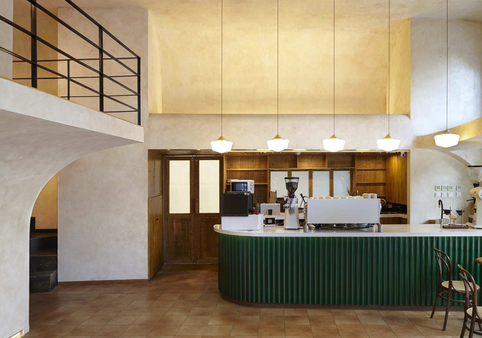 Gallery of Metal Hands Coffee Renovation / Linkchance Architects - 5