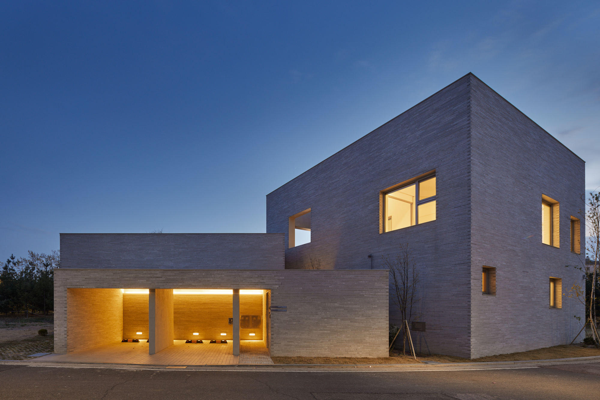 Gallery of Unyang-dong Ria’s Two-Family House / Seoga Architecture - 5