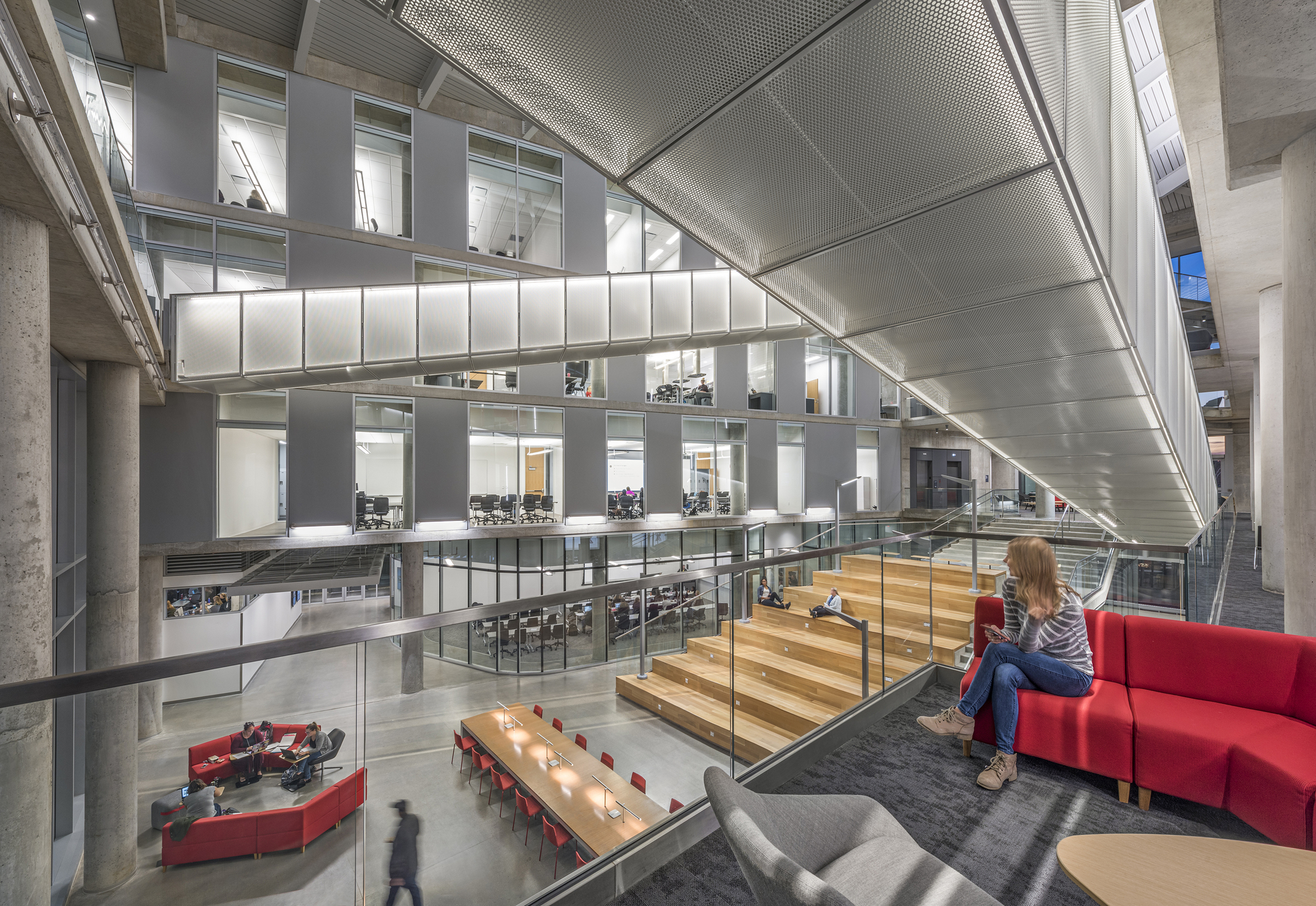 Gallery of University of Cincinnati Health Sciences Building / Perkins ...