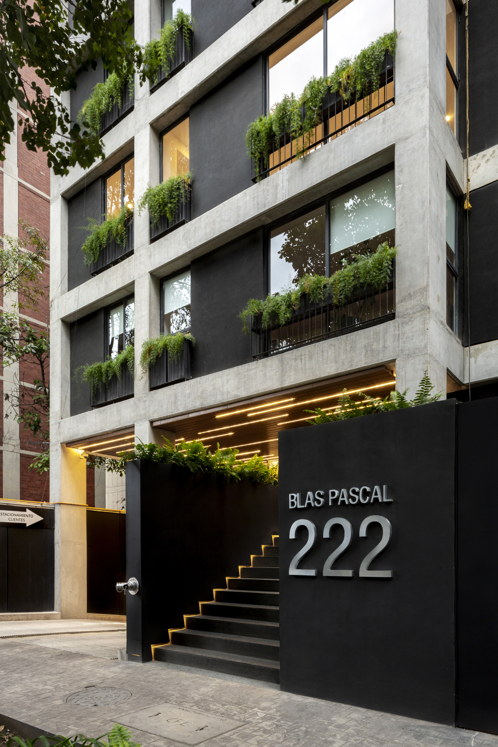 Gallery of BP Tower / Cadaval & Solà-Morales - 11