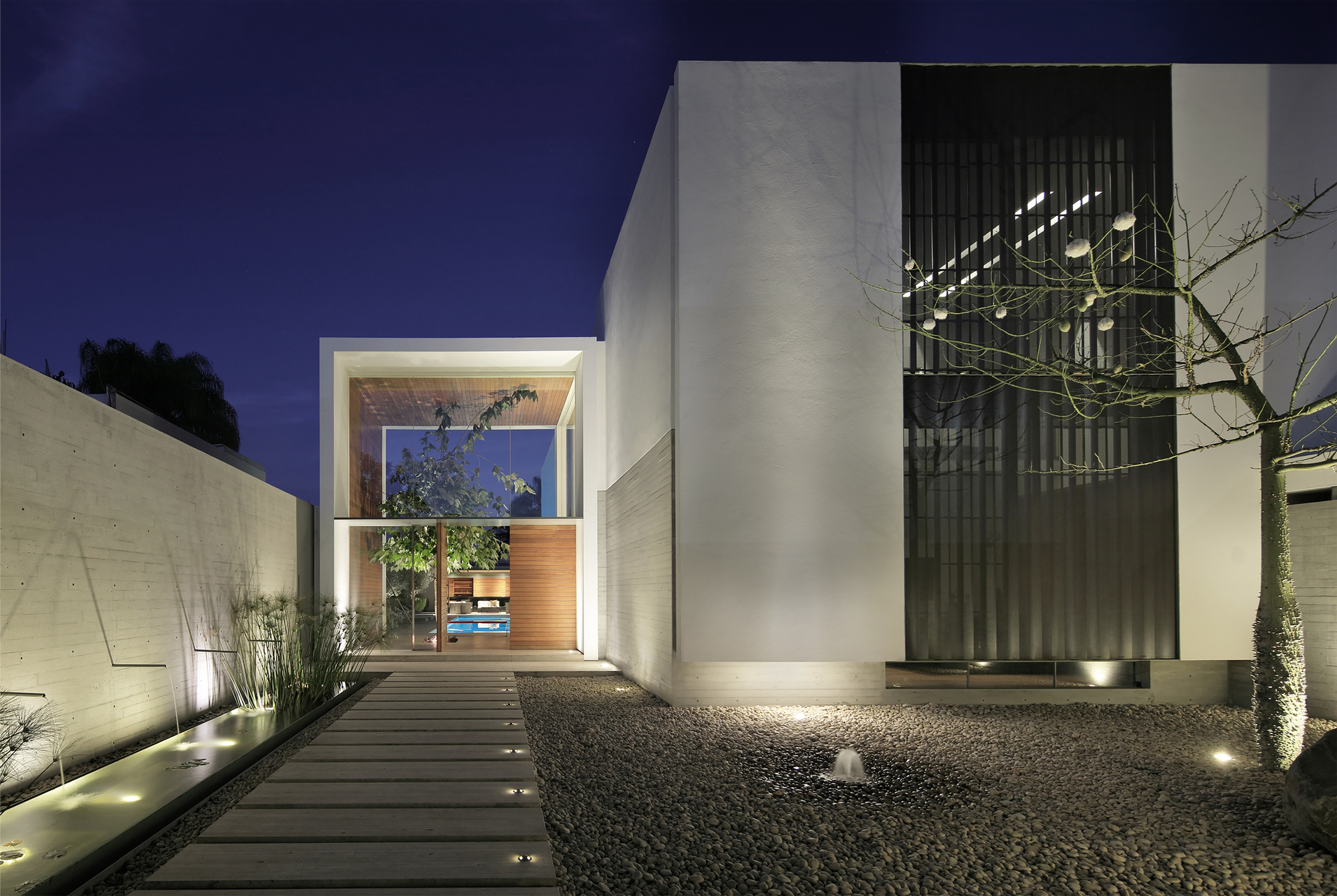 Galería de Casa Lú entre patios / Di Vece Arquitectos - 9