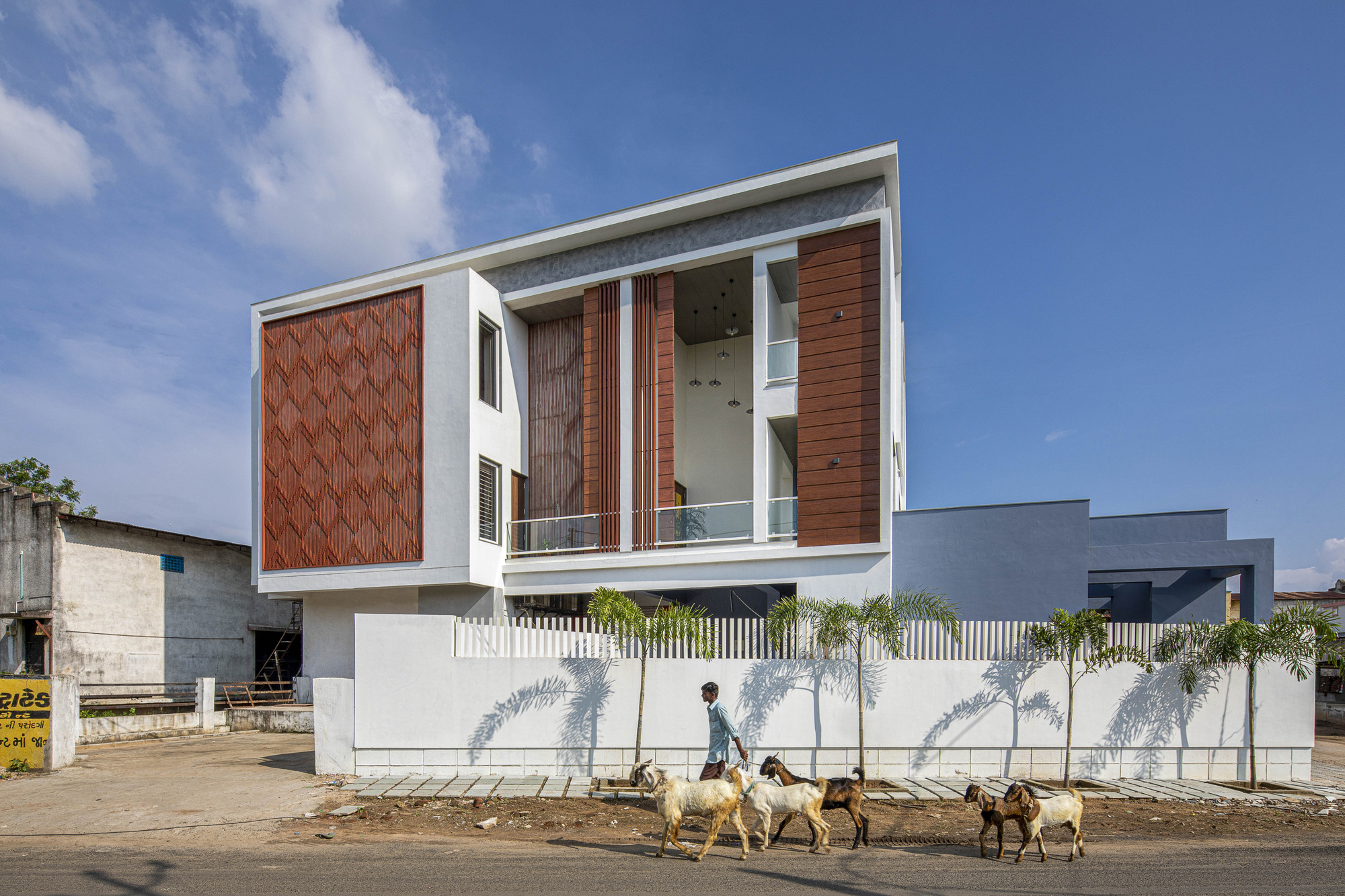 Gallery of Vertical Courtyard House / Manoj Patel Design Studio - 1