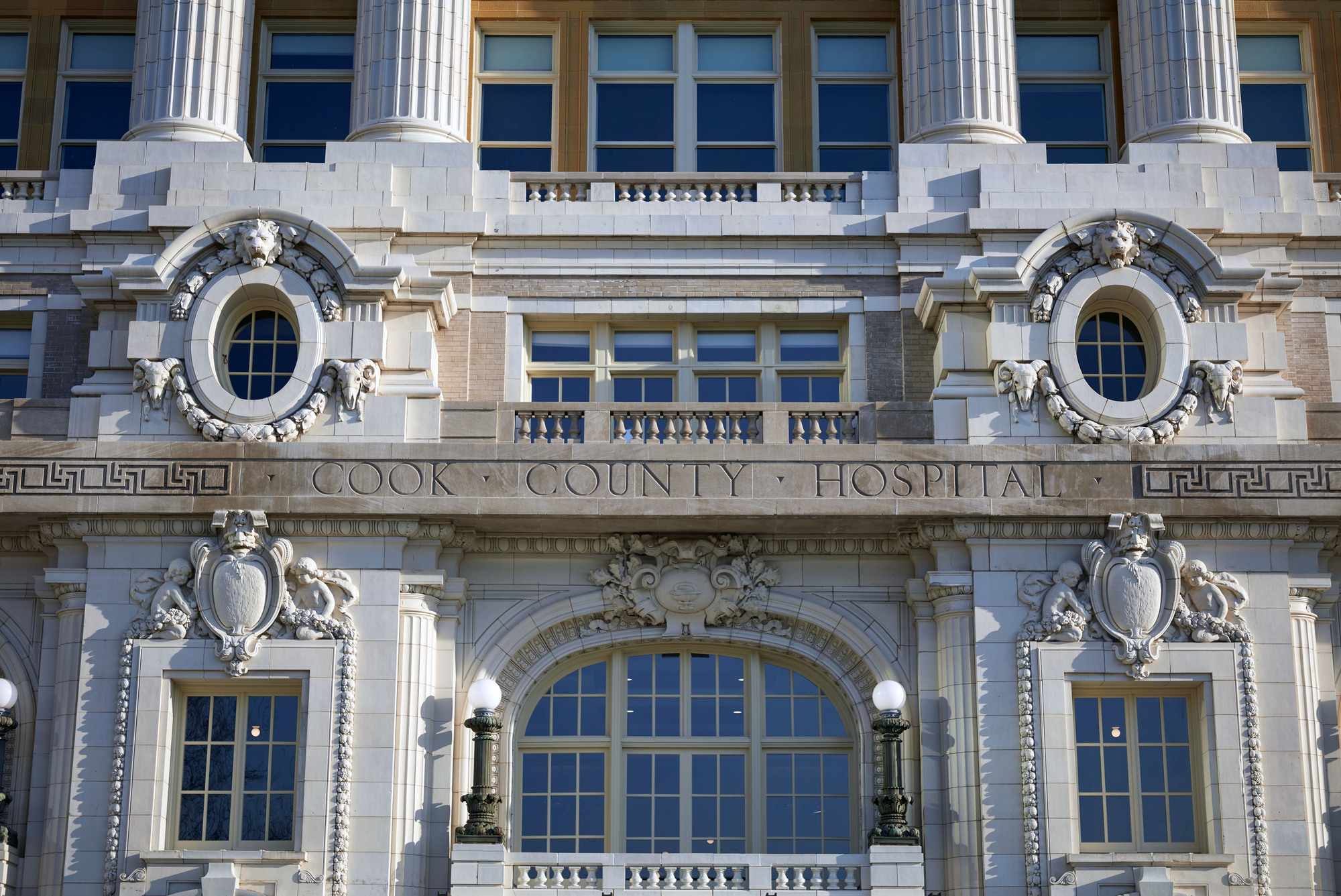 Gallery of The Renovation of Cook County Hospital / SOM - 3