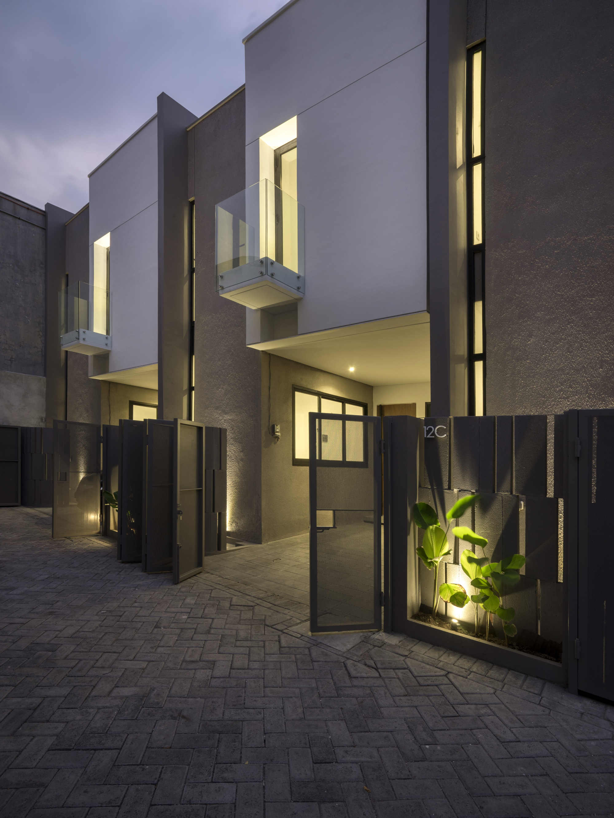 Gallery of R Micro Housing / Simple Projects Architecture - 9