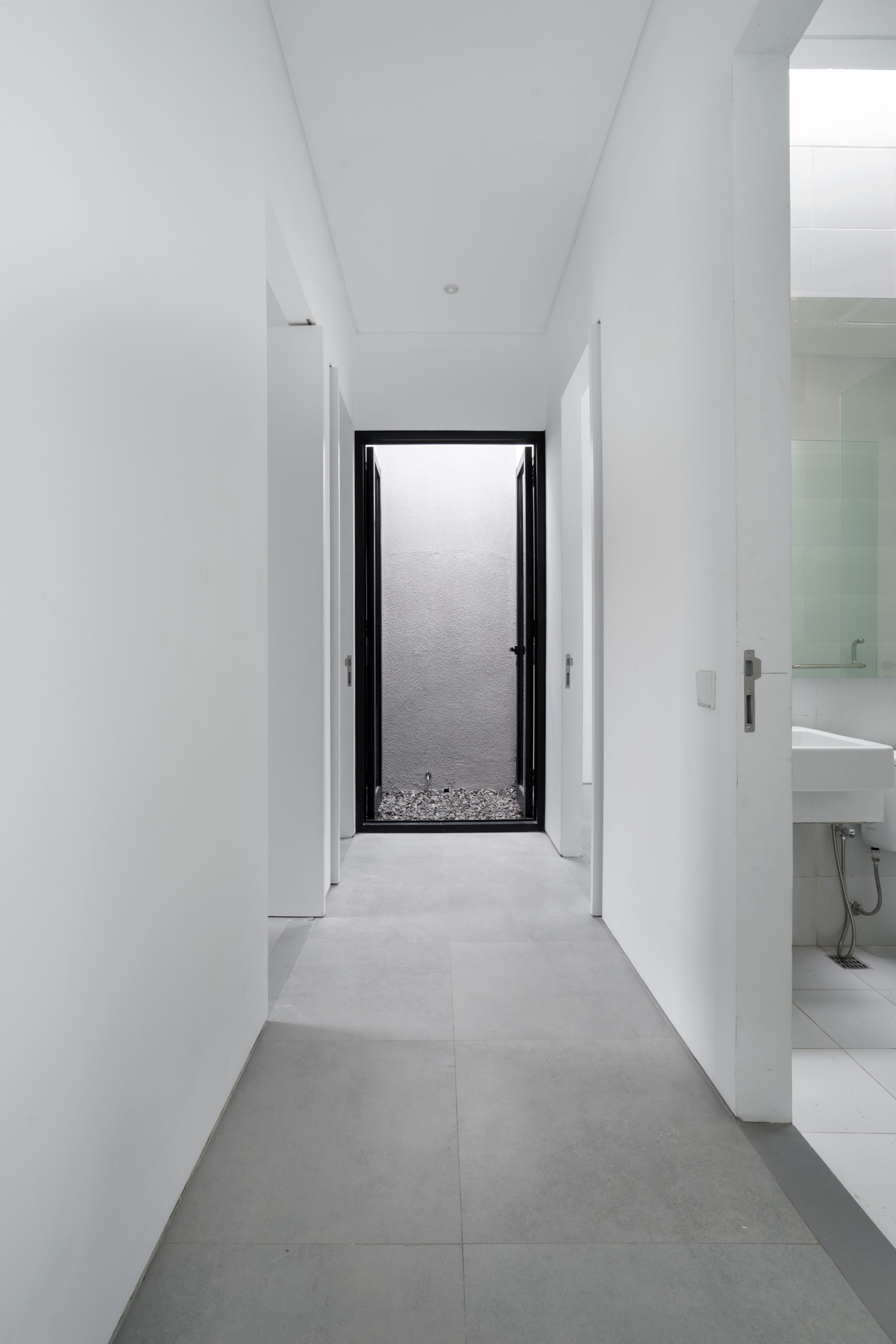 Gallery of R Micro Housing / Simple Projects Architecture - 6