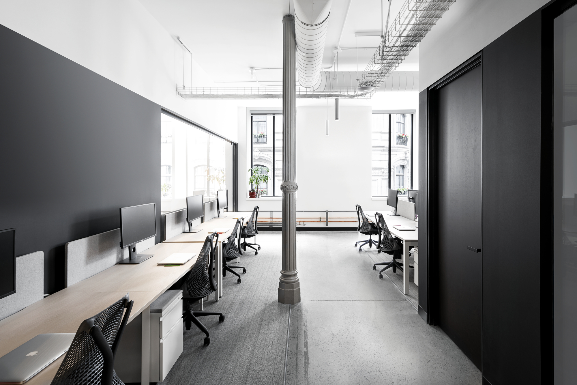 Gallery of Dialogue Head Office / Blanchette Architectes - 11