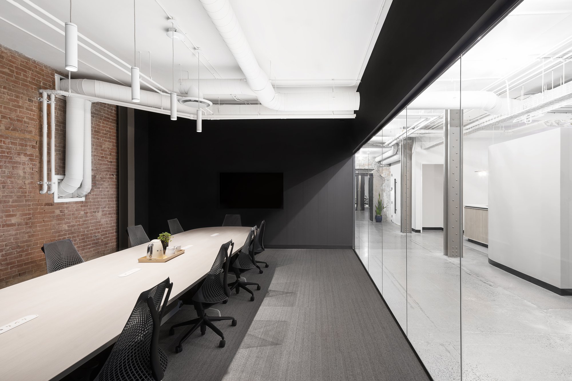 Gallery of Dialogue Head Office / Blanchette Architectes - 3