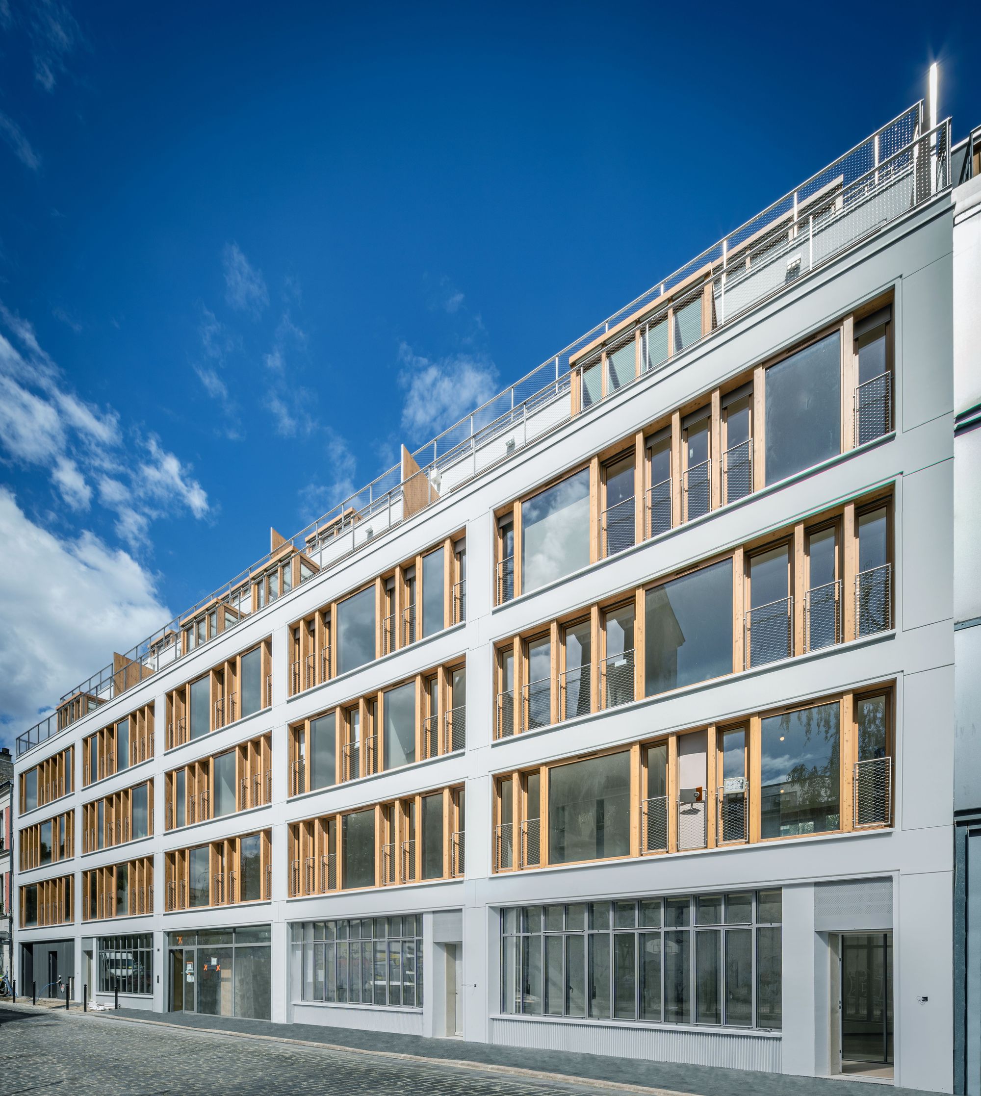 Gallery of 35 Social Housing Units / mobile architectural office - 16