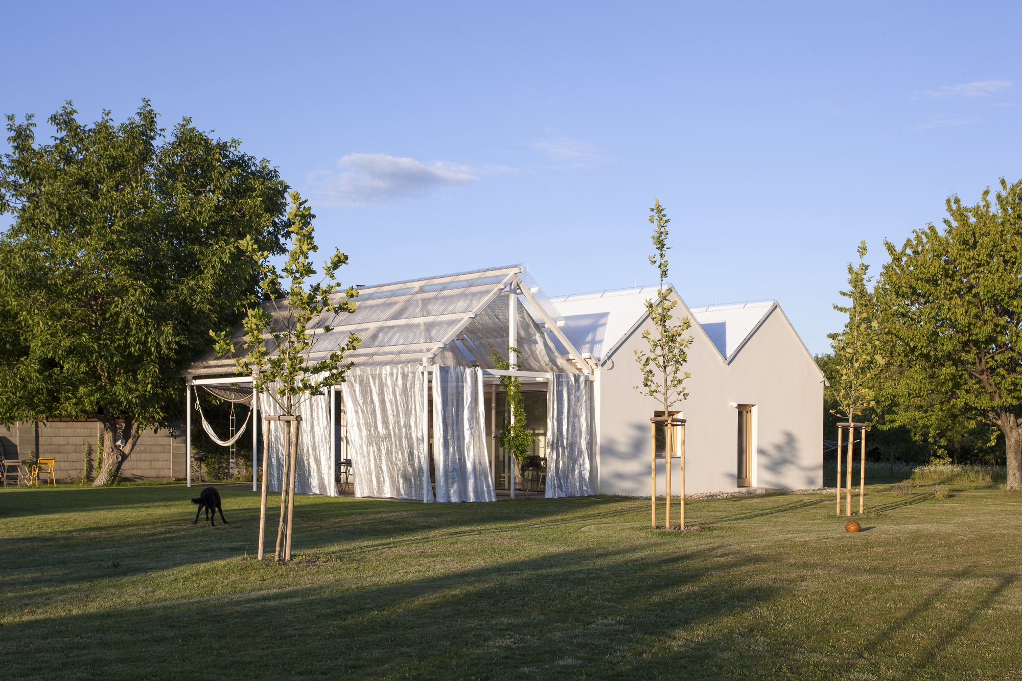 Gallery of Summer House / totalstudio - 6