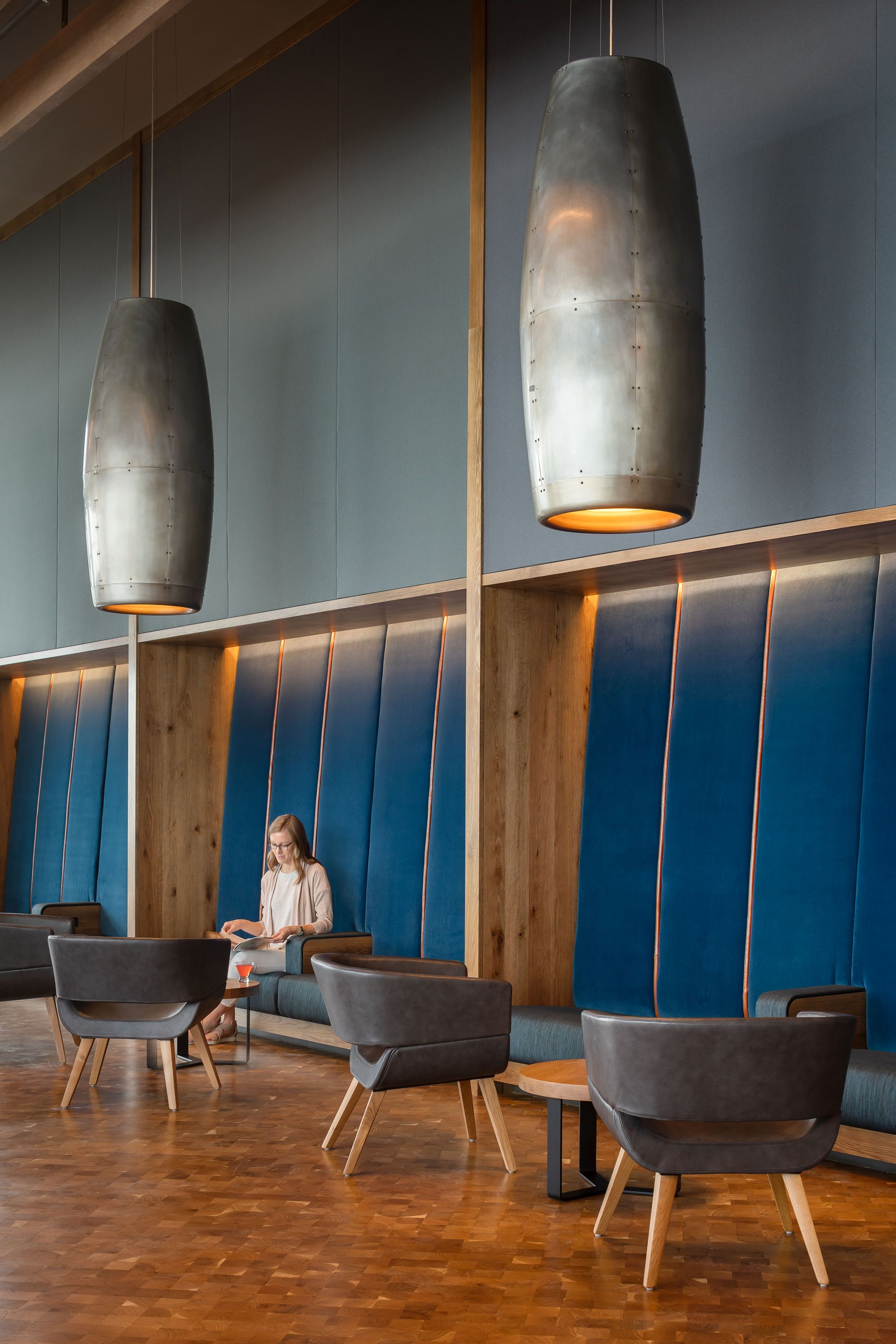 Gallery of Alaska Airlines Flagship Lounge / Graham Baba Architects - 12